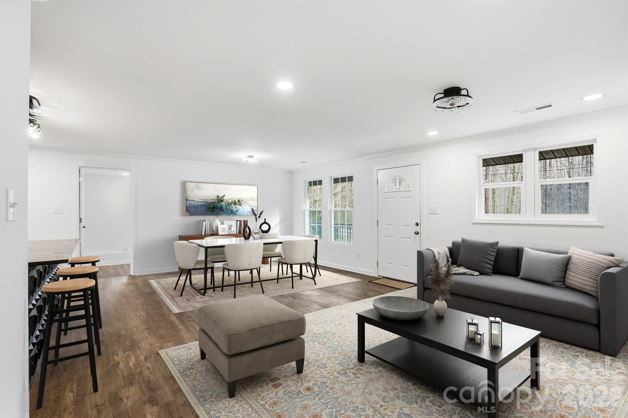 Photo 3 of 704 W Border Street, Dallas, NC