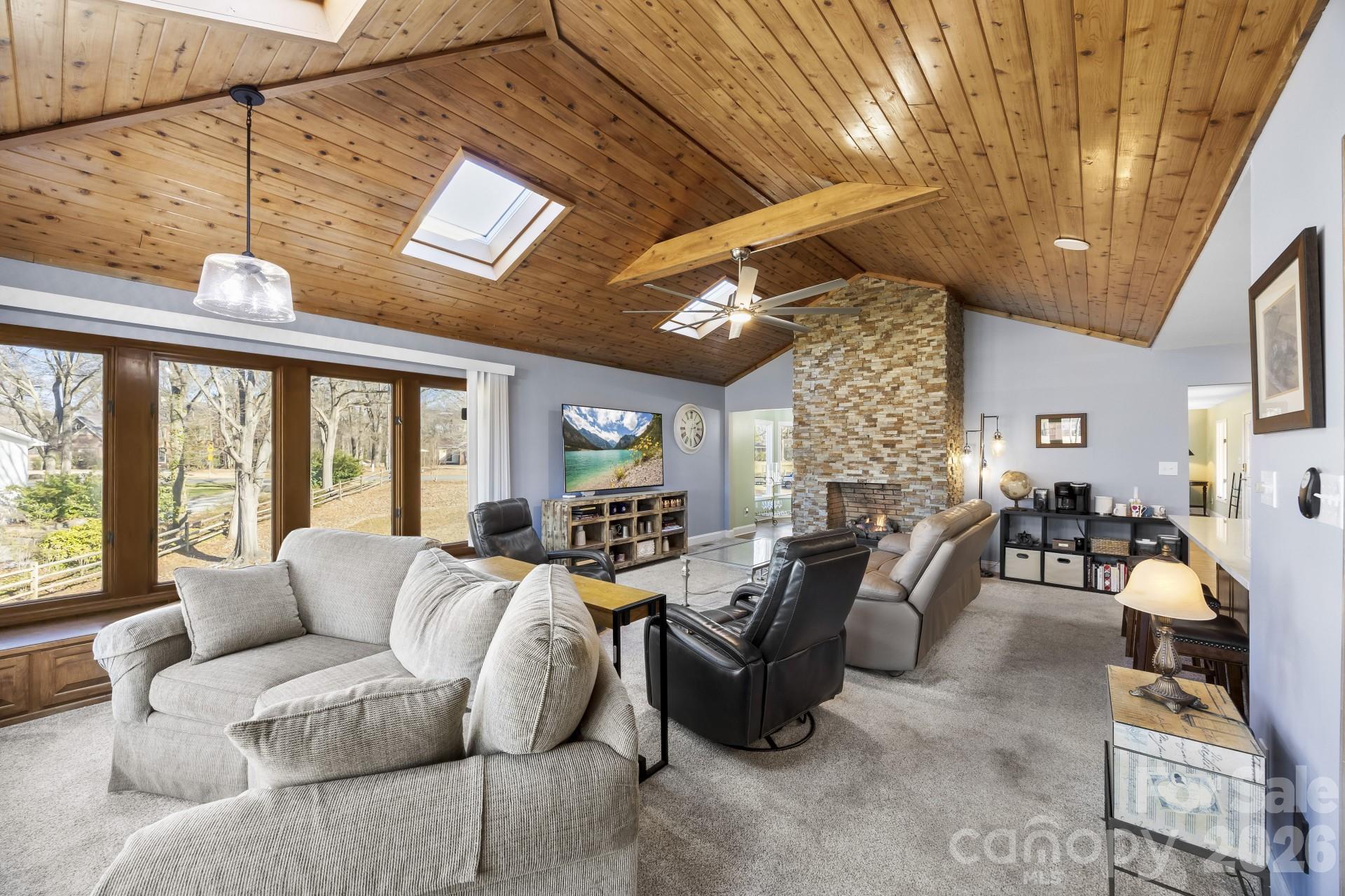 Photo 9 of 1419 Stoneyridge Drive, Charlotte, NC