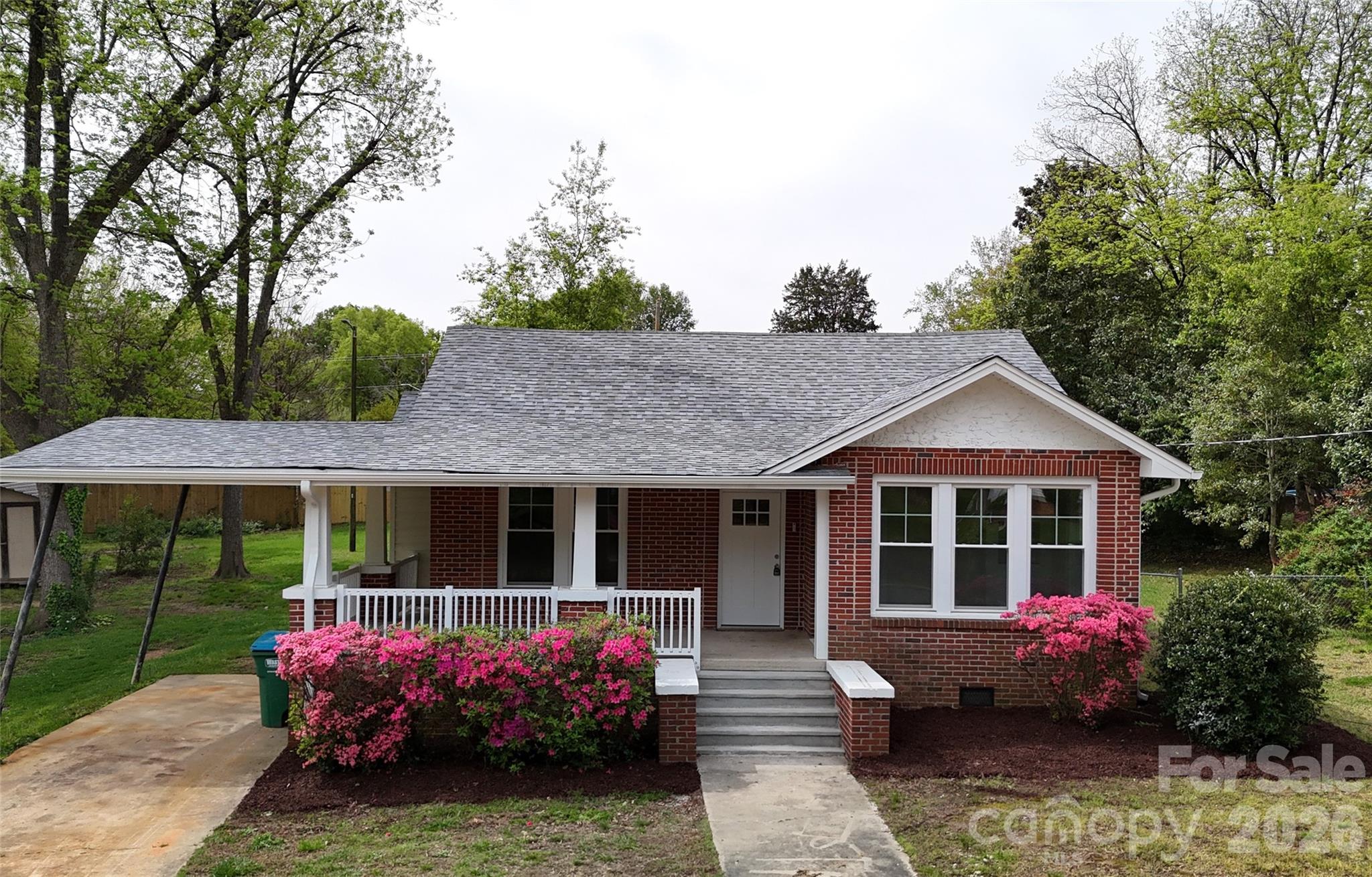 Photo 2 of 307 W Washington Avenue, Bessemer City, NC