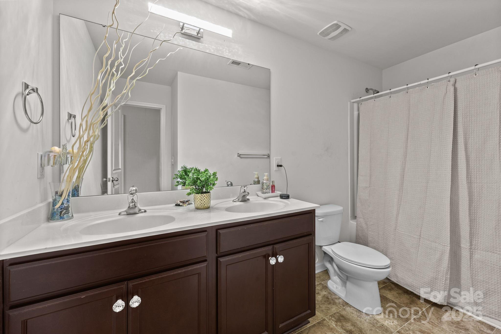 Photo 20 of 5433 Tumbling Brook Lane, Charlotte, NC