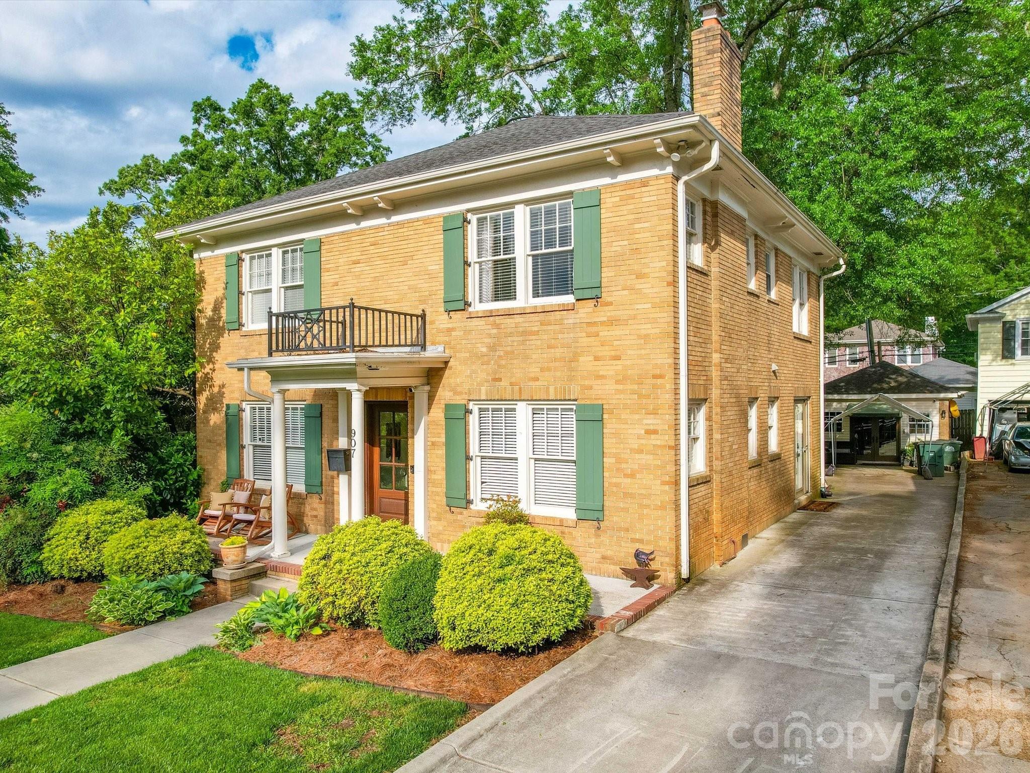 Photo 2 of 907 Edgewood Circle, Gastonia, NC