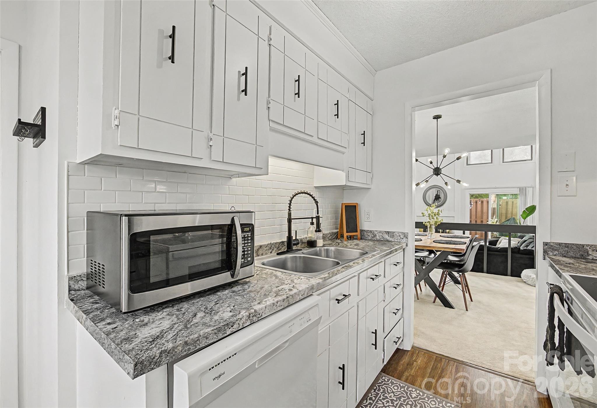 Photo 11 of 7911 Charter Oak Lane, Charlotte, NC