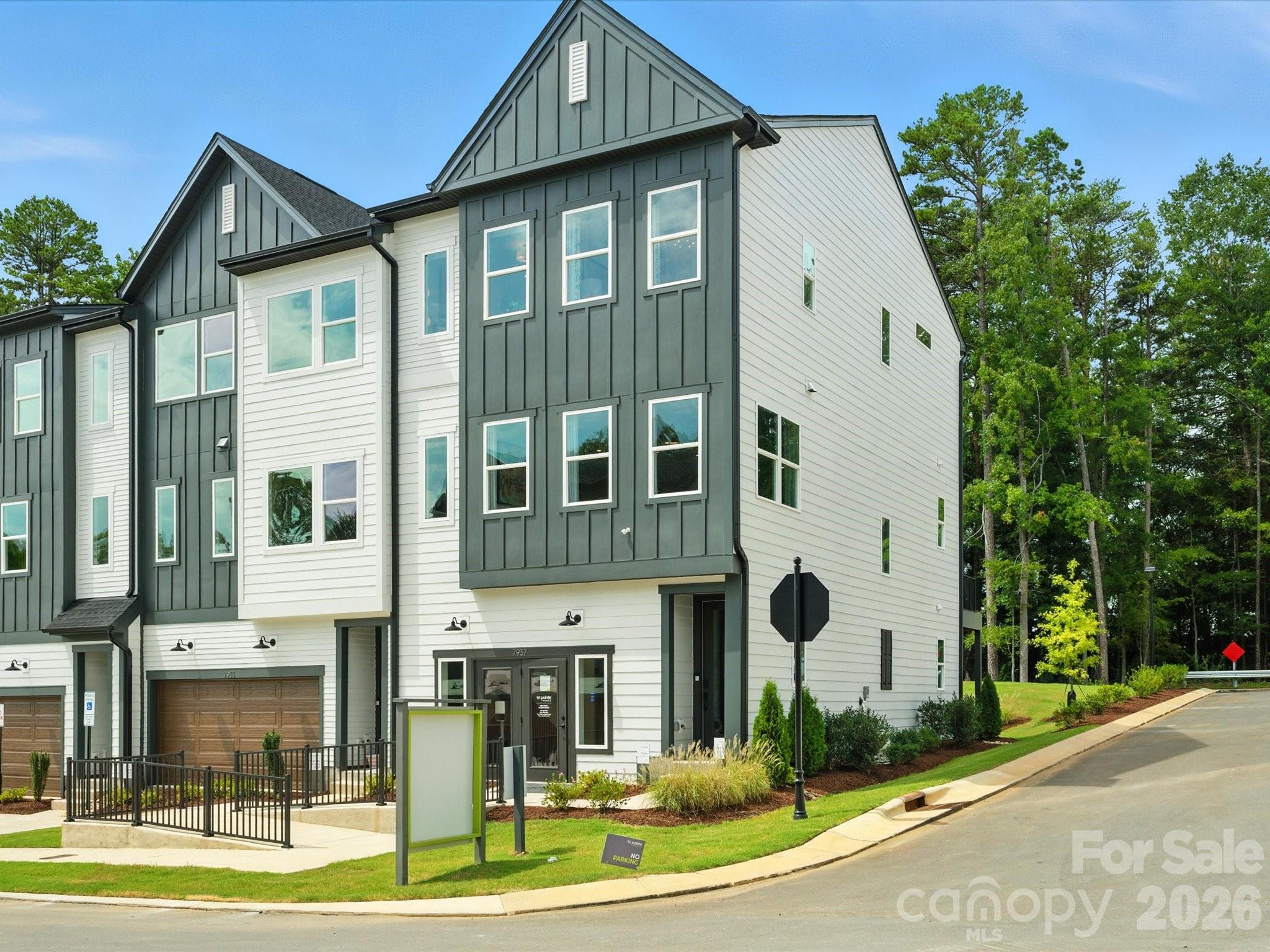 Photo 2 of 7937 Cedarsmith Court, Charlotte, NC