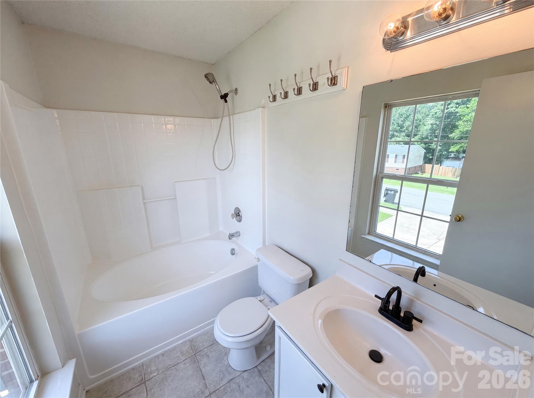 Photo 17 of 6121 Linda Vista Lane, Charlotte, NC