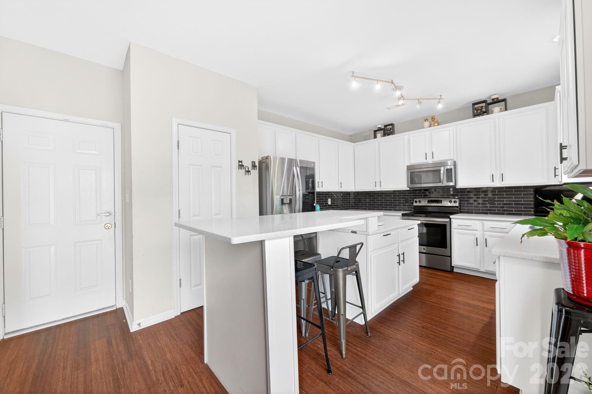 Photo 27 of 2508 OAKDALE CREEK Lane17, Charlotte, NC