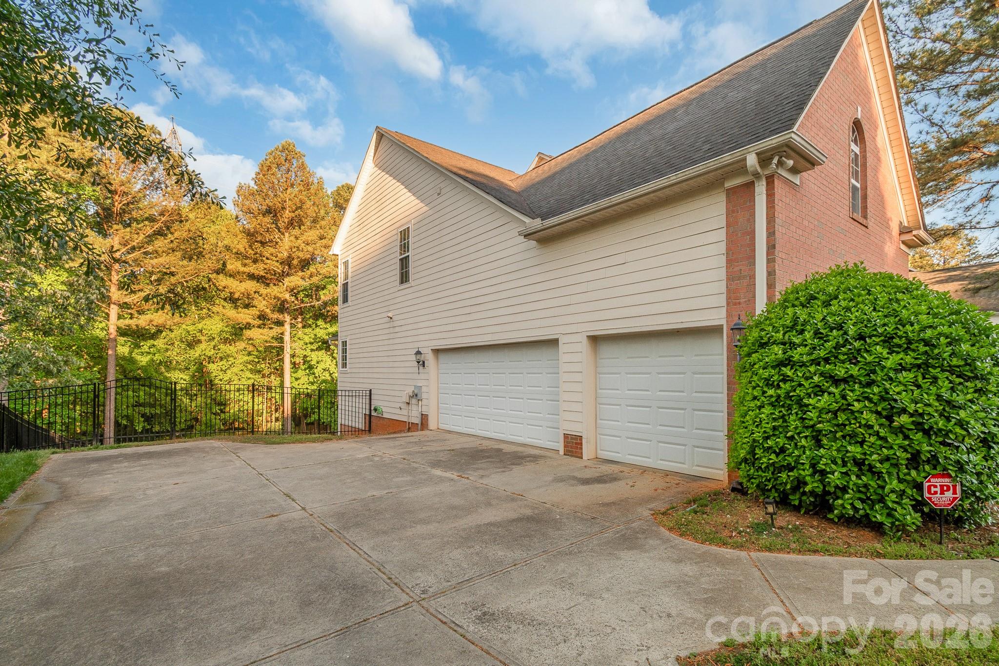 Photo 4 of 124 Whiterock Drive58, Mount Holly, NC