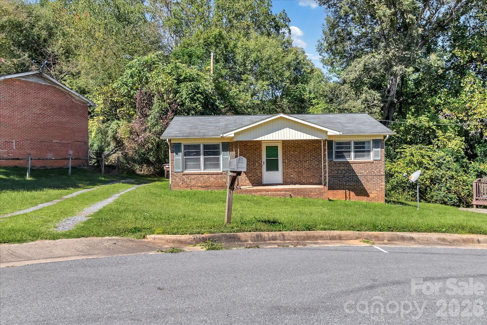 Photo 4 of 607 Waylen Street, Shelby, NC