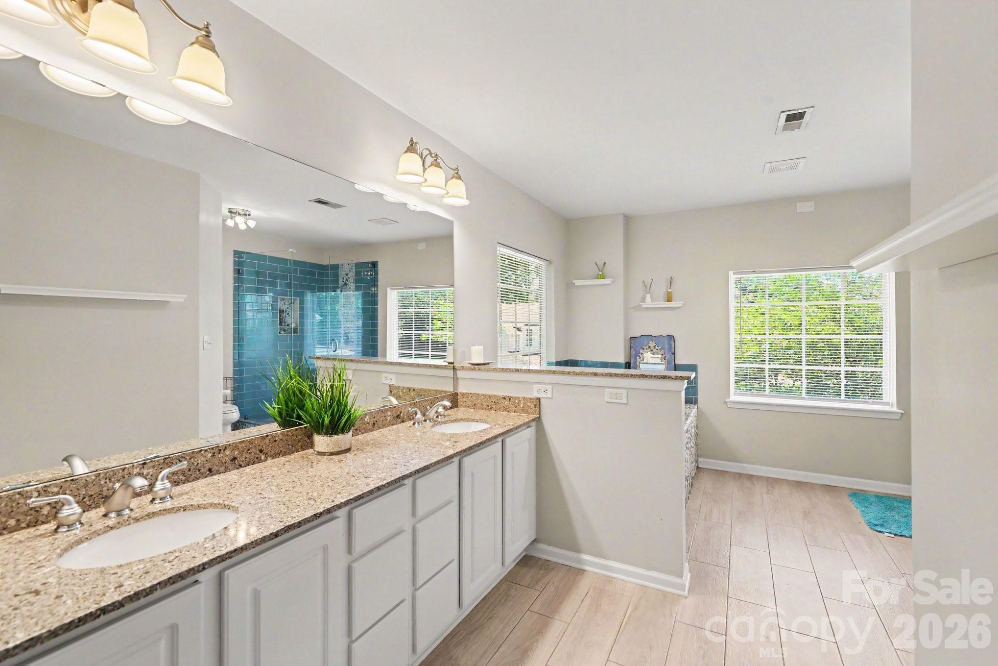 Photo 19 of 5604 Edgeweir Court, Charlotte, NC