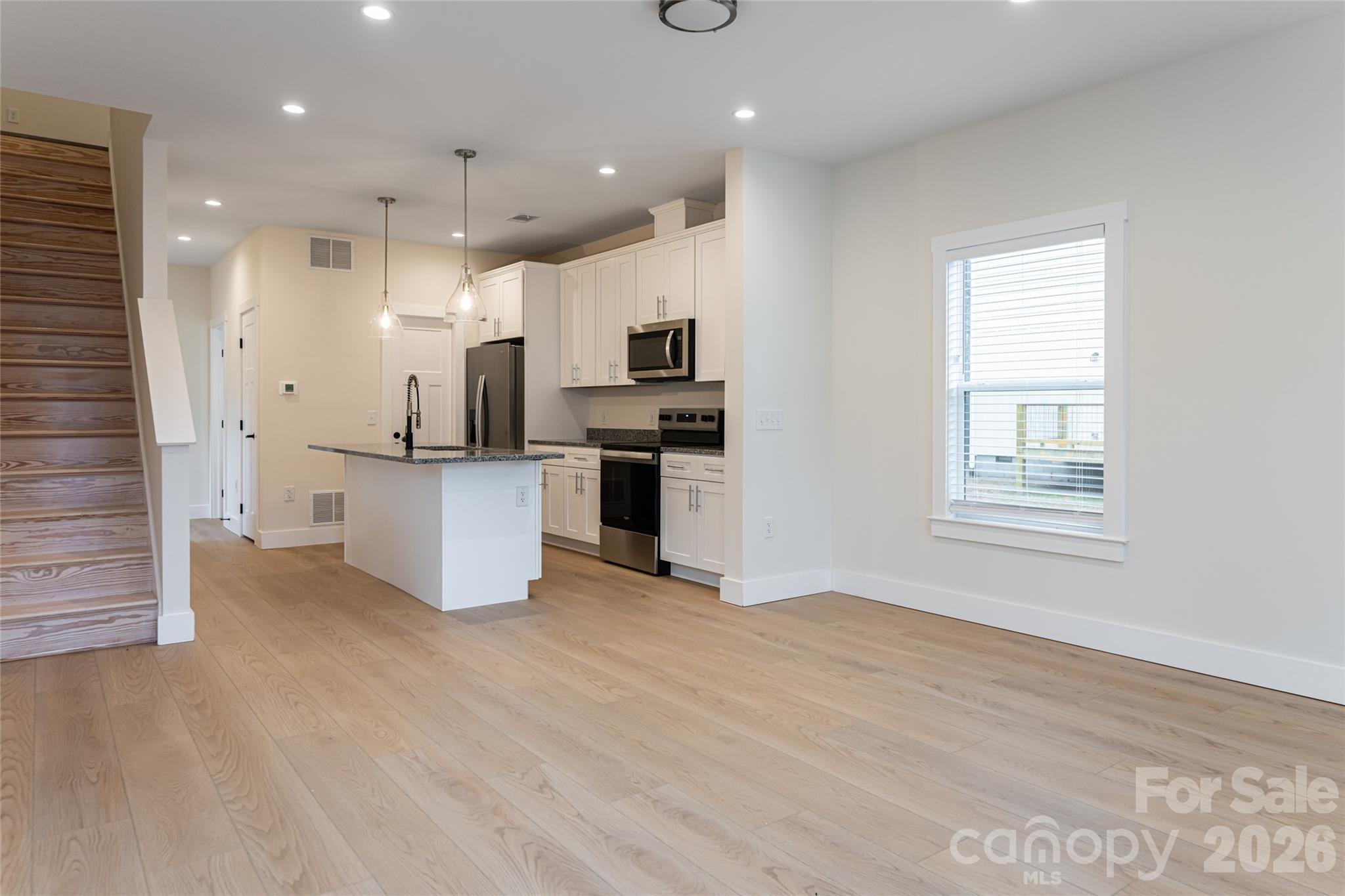 10 Wyndom Lane, Asheville, NC - photo 2 of 39