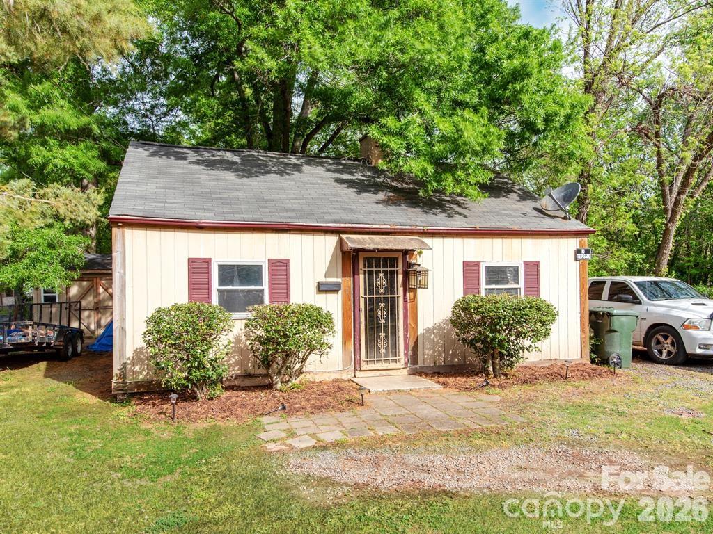 Home for sale at 810 Arlington Avenue, Rock Hill, SC — photo 1 of 12