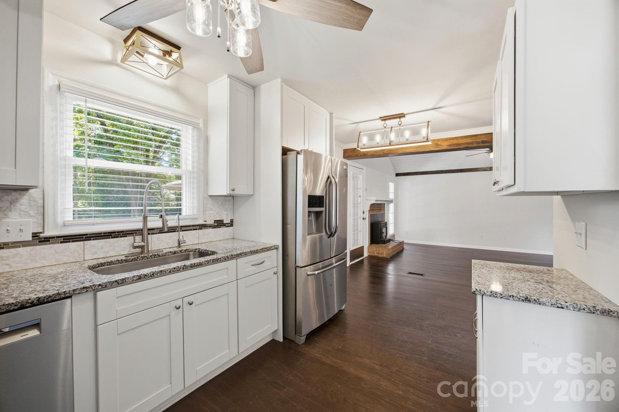 6727 Glenmoor Drive, Charlotte, NC - photo 13 of 32