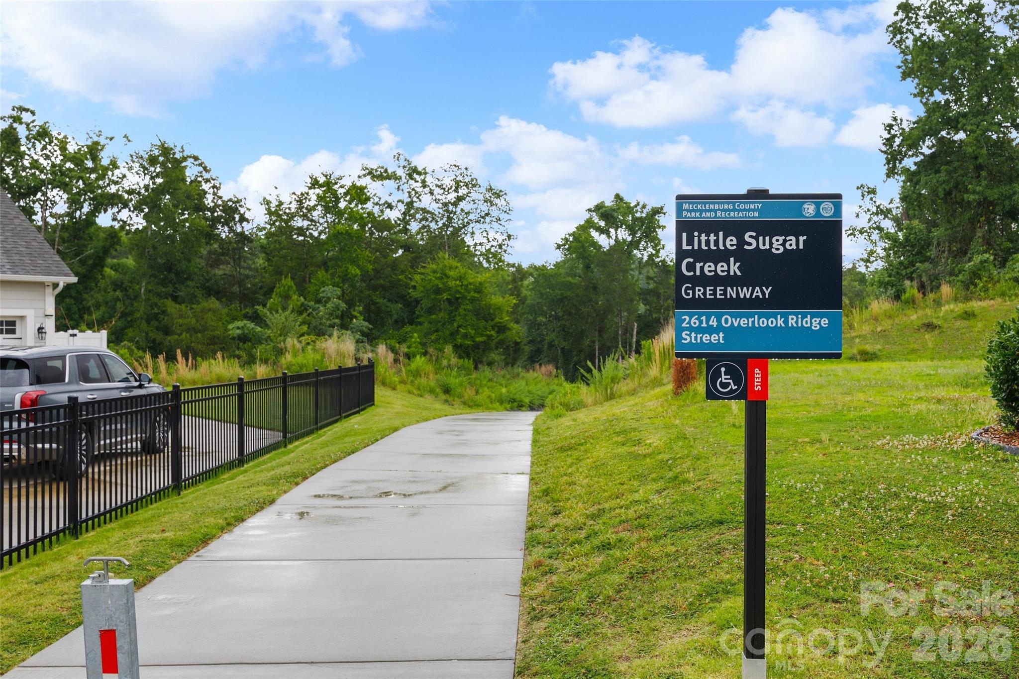 Photo 4 of 2608 Overlook Ridge Street, Pineville, NC