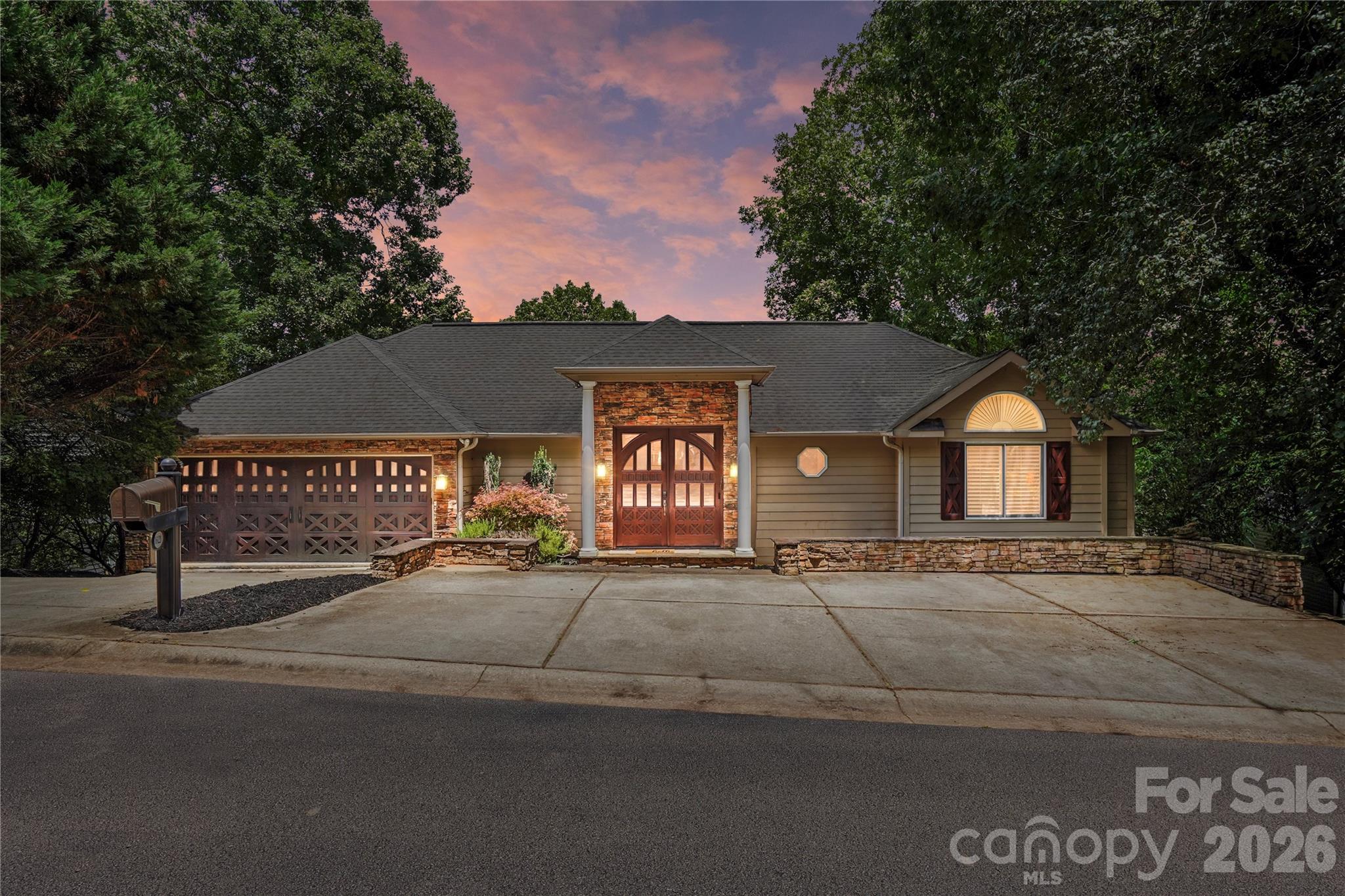 16121 Tana Tea Circle, Tega Cay, SC