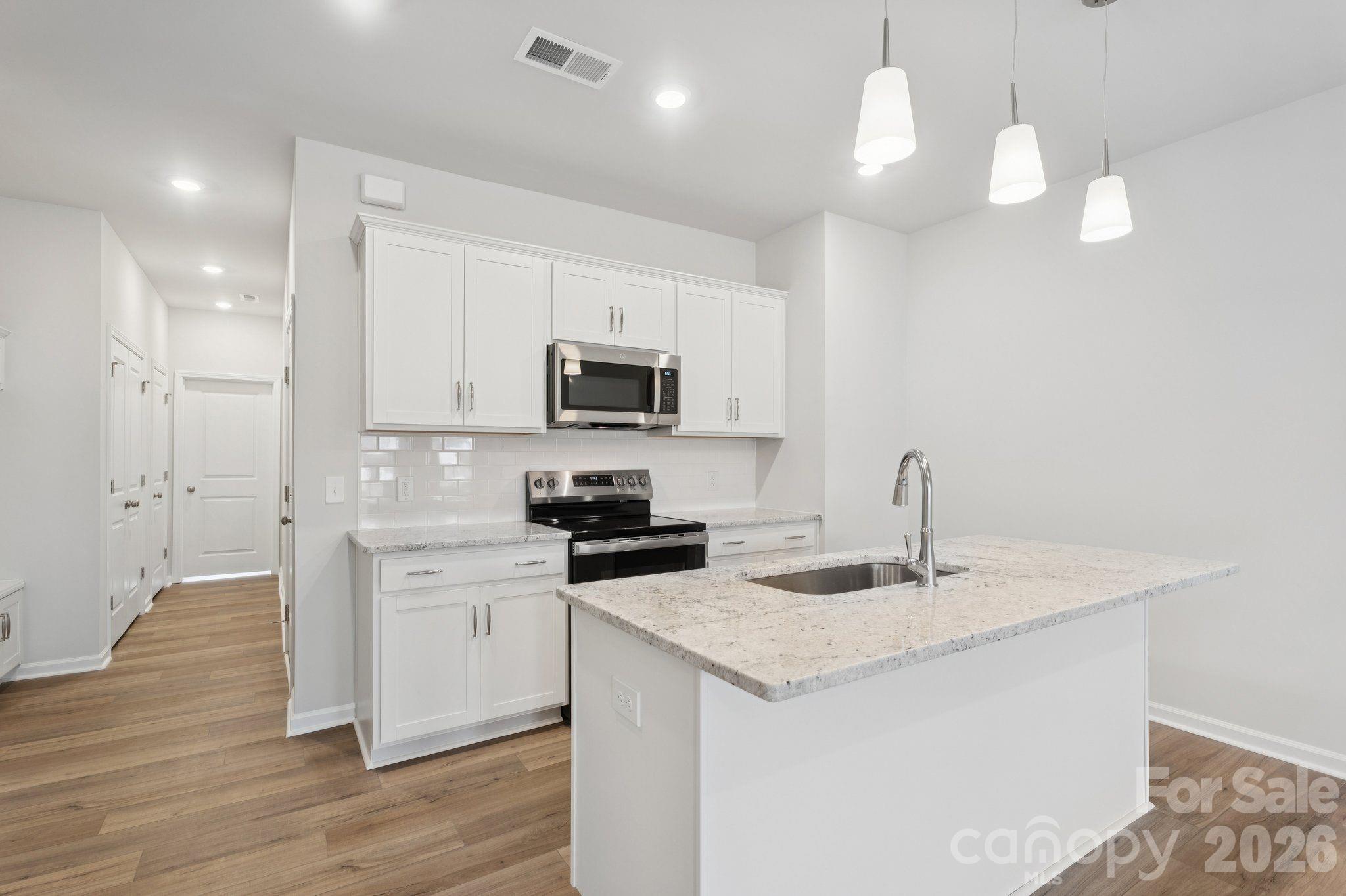 Photo 4 of 4628 Lakeview Road, Charlotte, NC