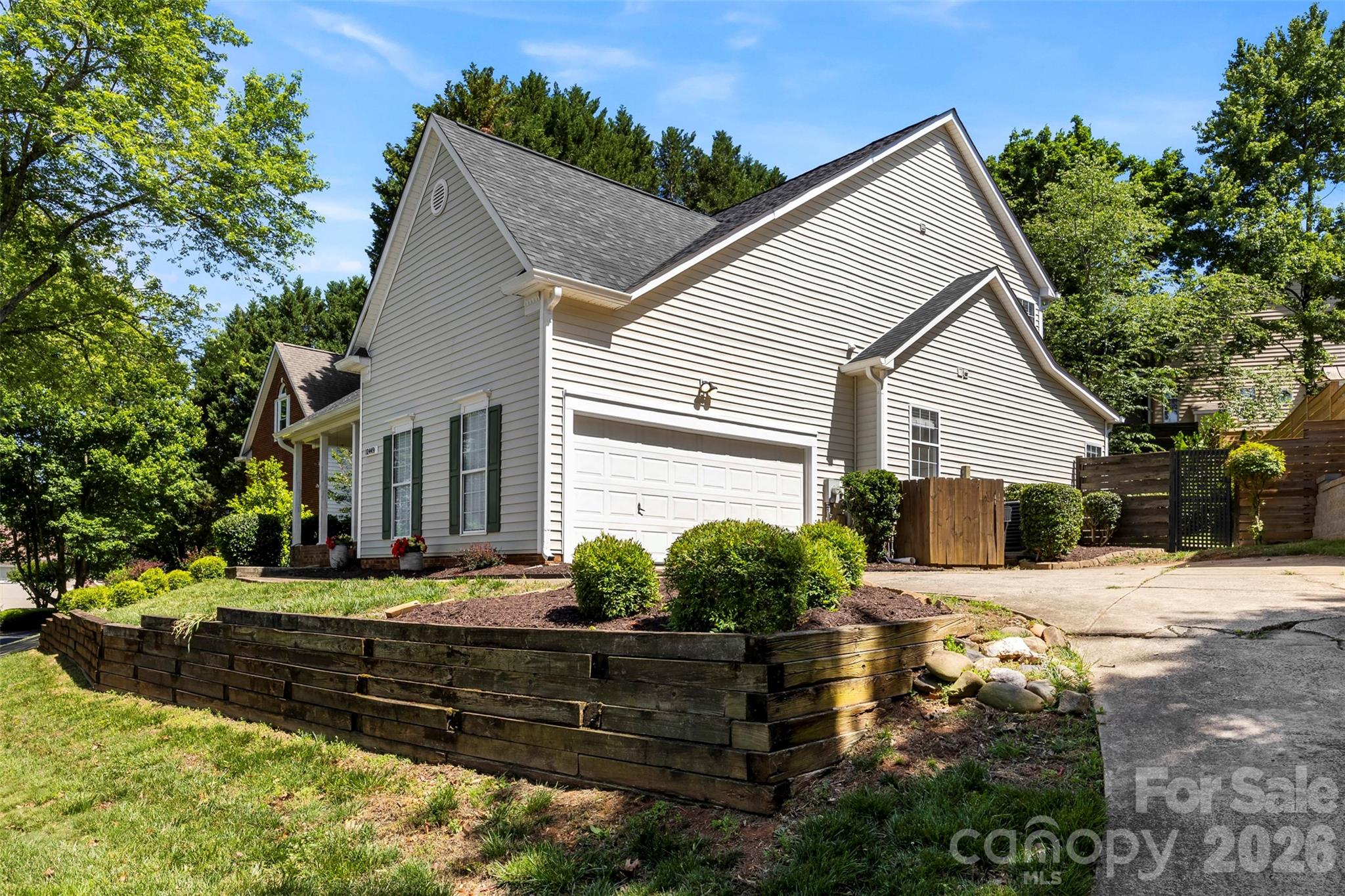 Photo 4 of 10449 Quiet Bay Court, Charlotte, NC