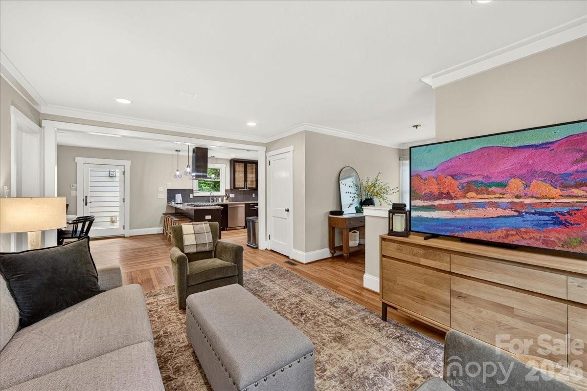 Home for sale at 2120 Dalehurst Drive, Charlotte, NC — photo 10 of 40