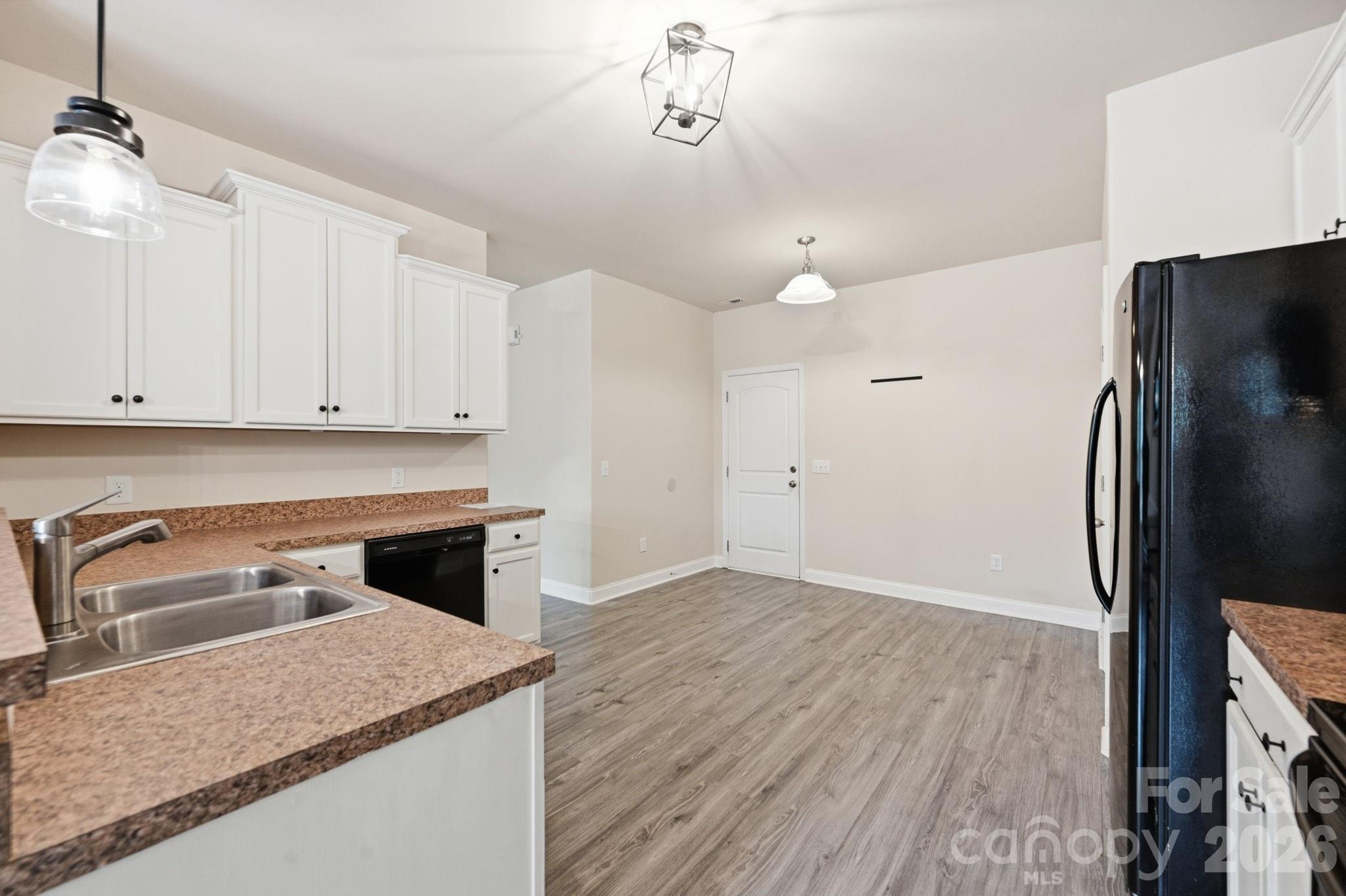 Home for sale at 7820 Rockland Drive, Charlotte, NC — photo 6 of 40