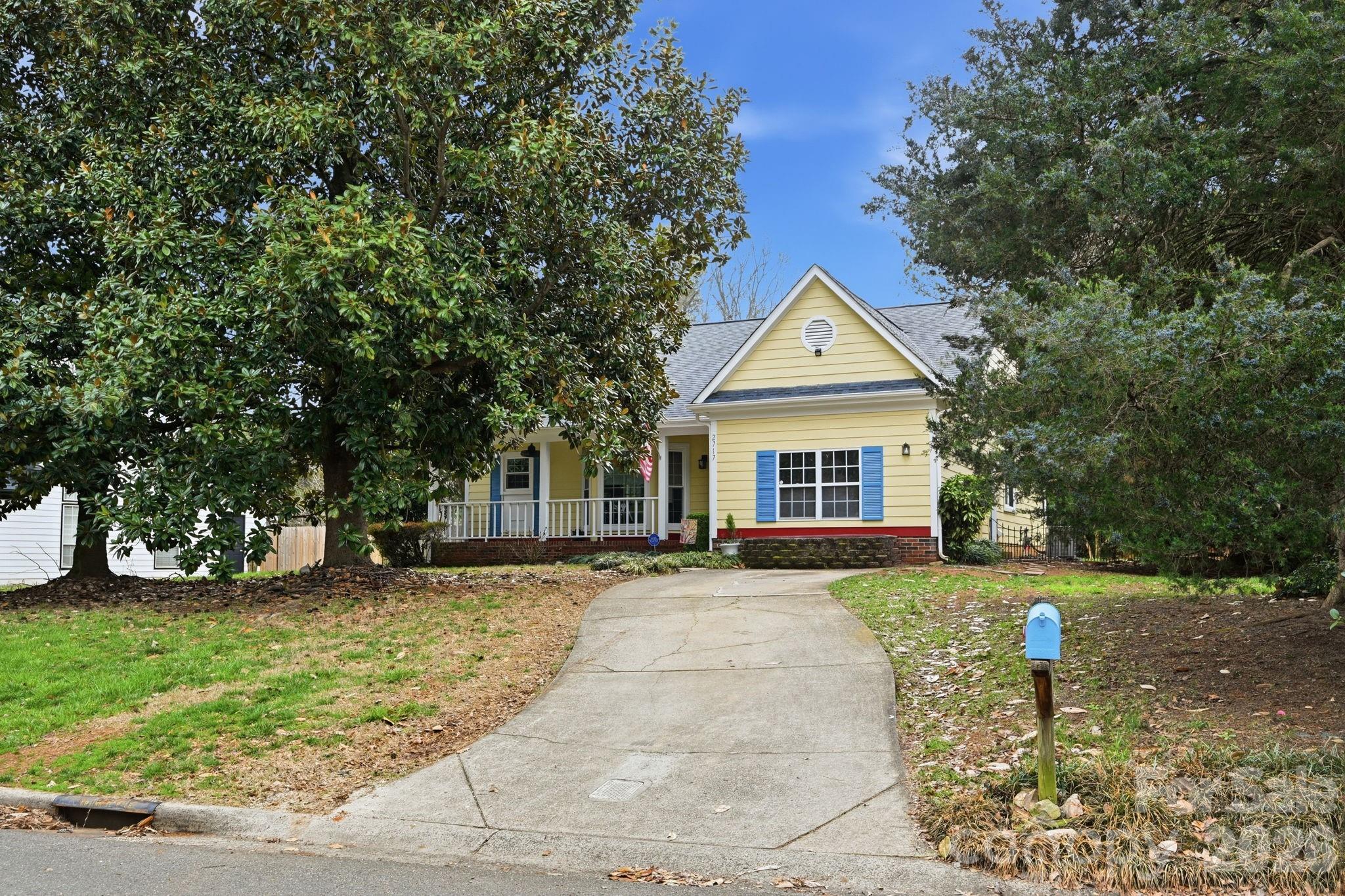 Photo 2 of 2717 Olde Whitehall Road, Charlotte, NC