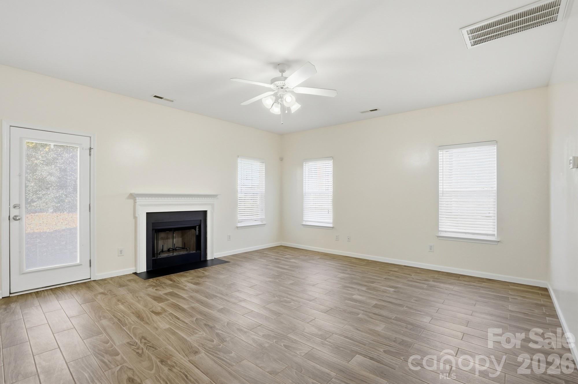 Photo 8 of 2019 Aberglen Drive, Charlotte, NC