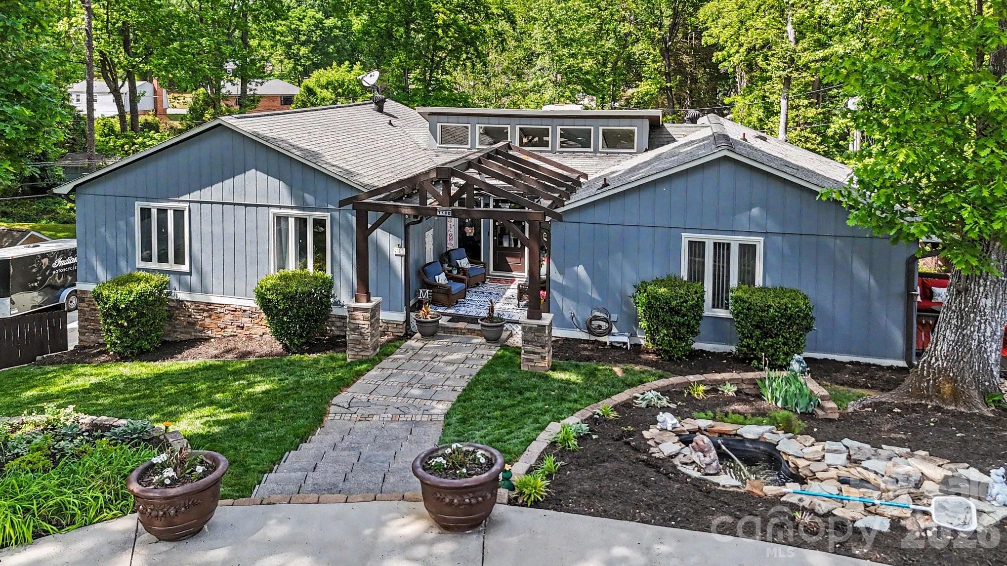 7108 Hollyhouse Drive, Charlotte, NC