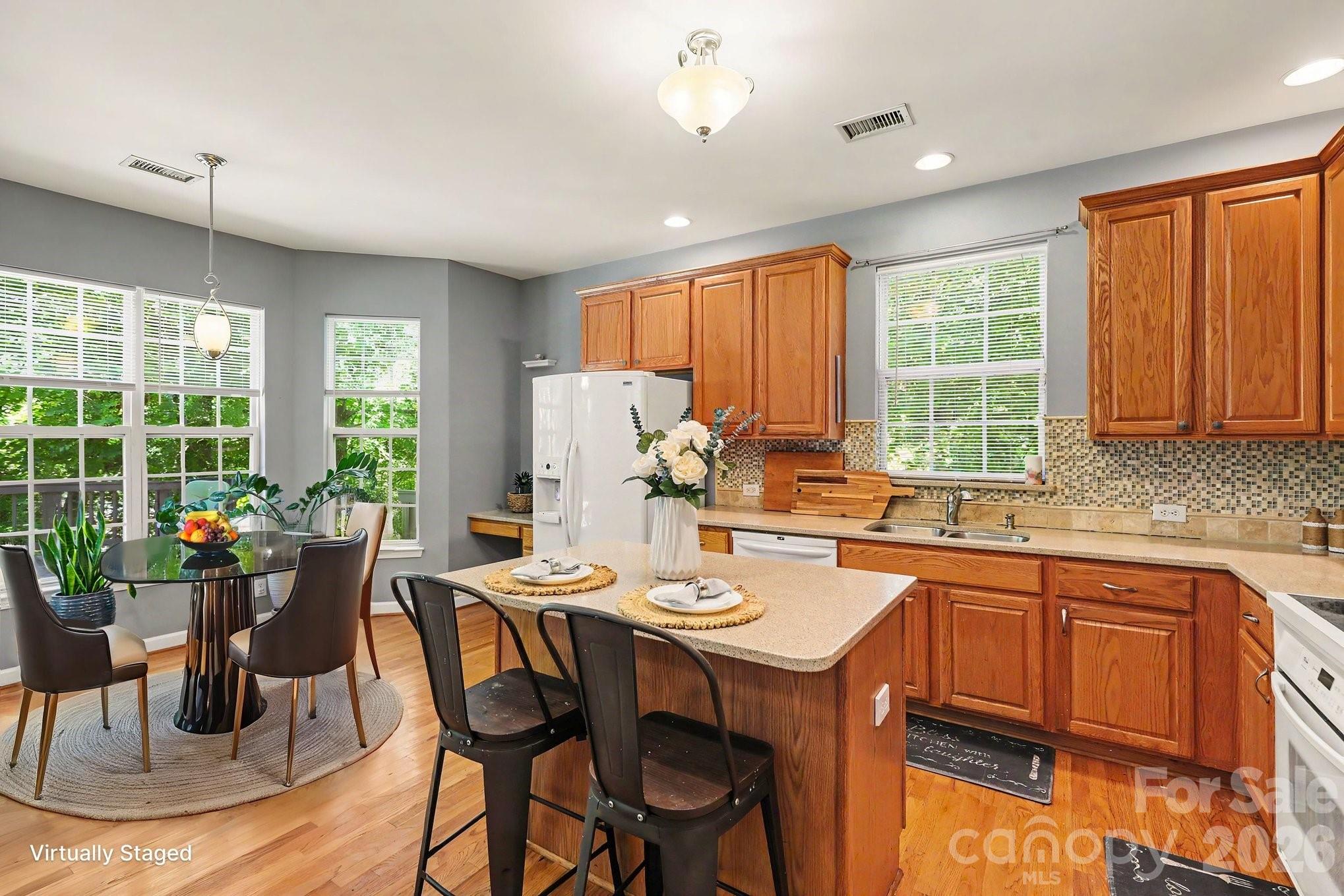 Photo 13 of 5604 Edgeweir Court, Charlotte, NC