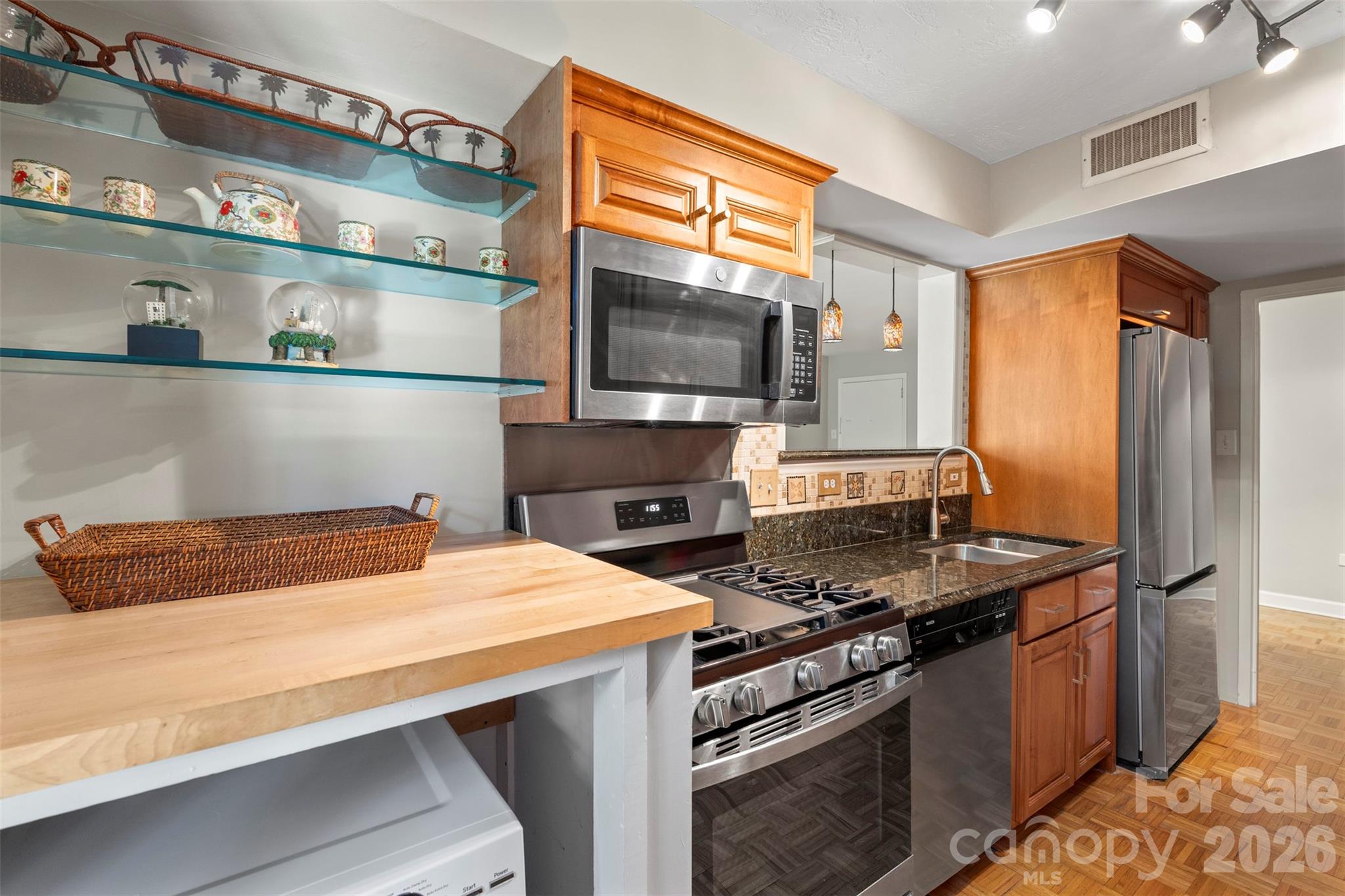 Photo 12 of 1300 Queens Road402, Charlotte, NC