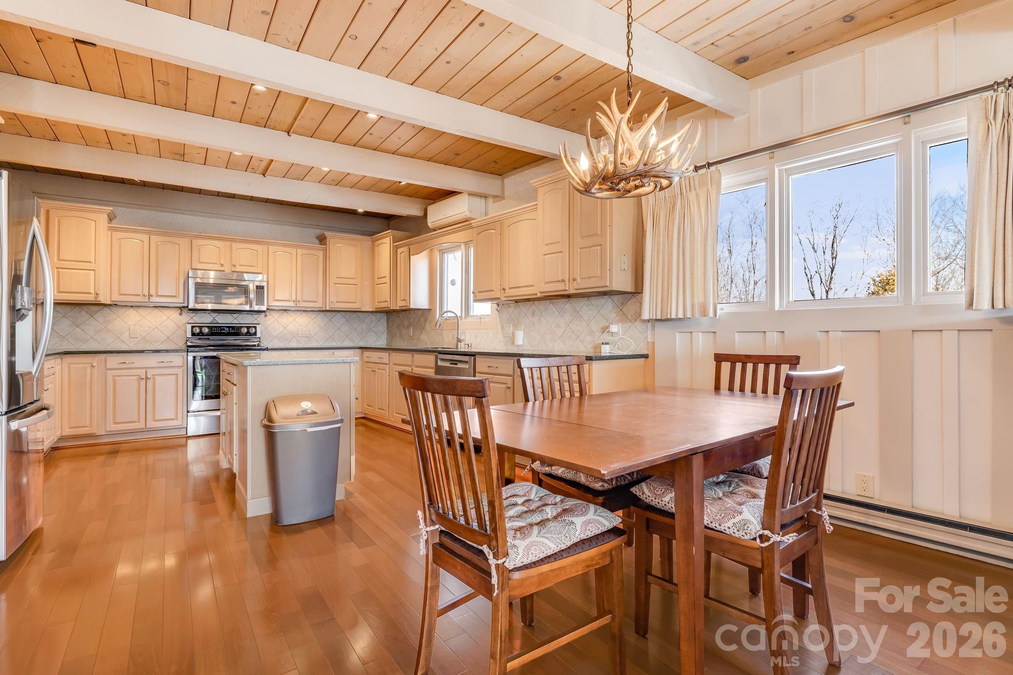 301 Highland Circle, Sugar Mountain, NC - photo 14 of 49