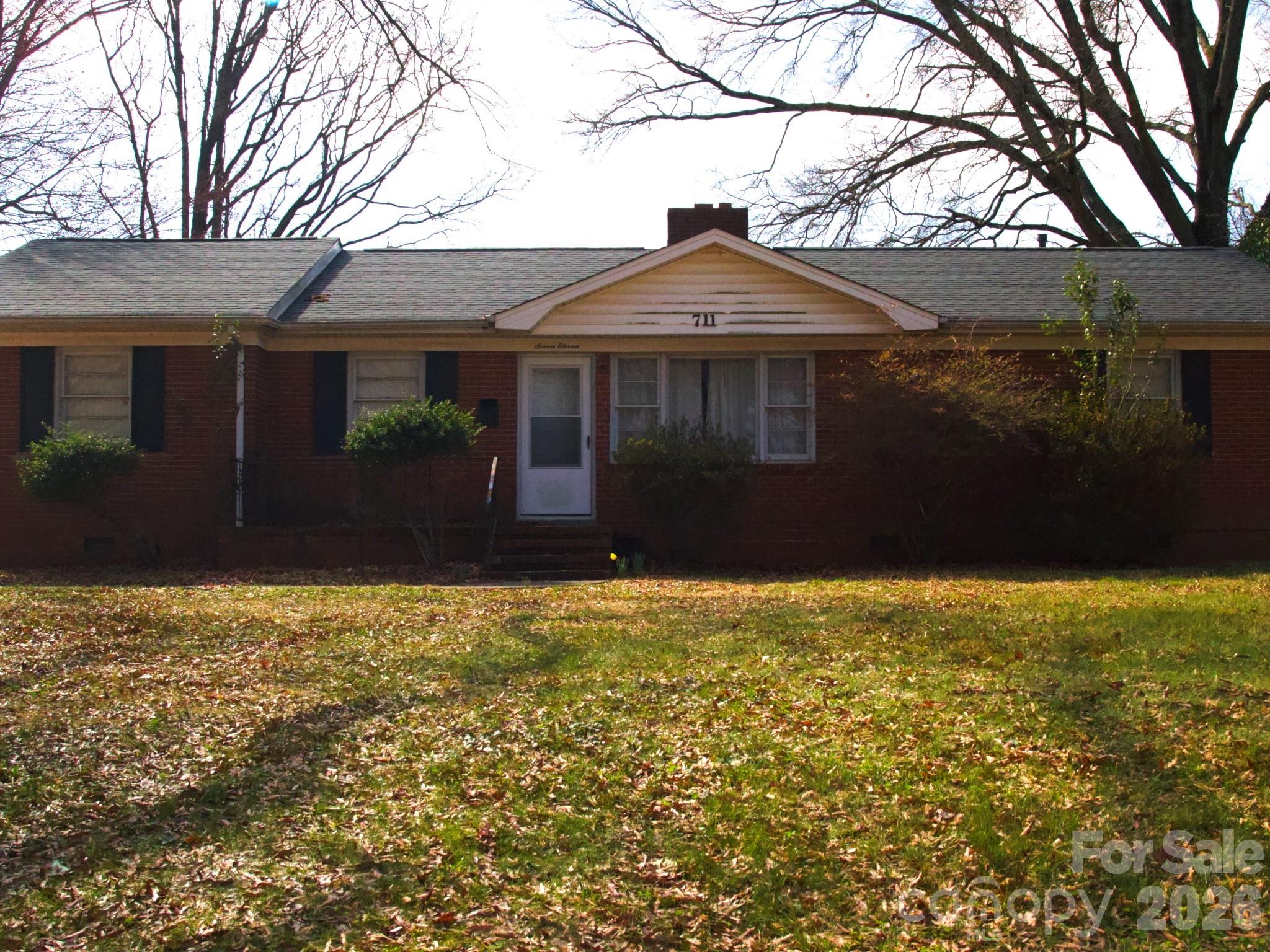 Home for sale at 711 Yuma Street, Charlotte, NC — photo 1 of 11