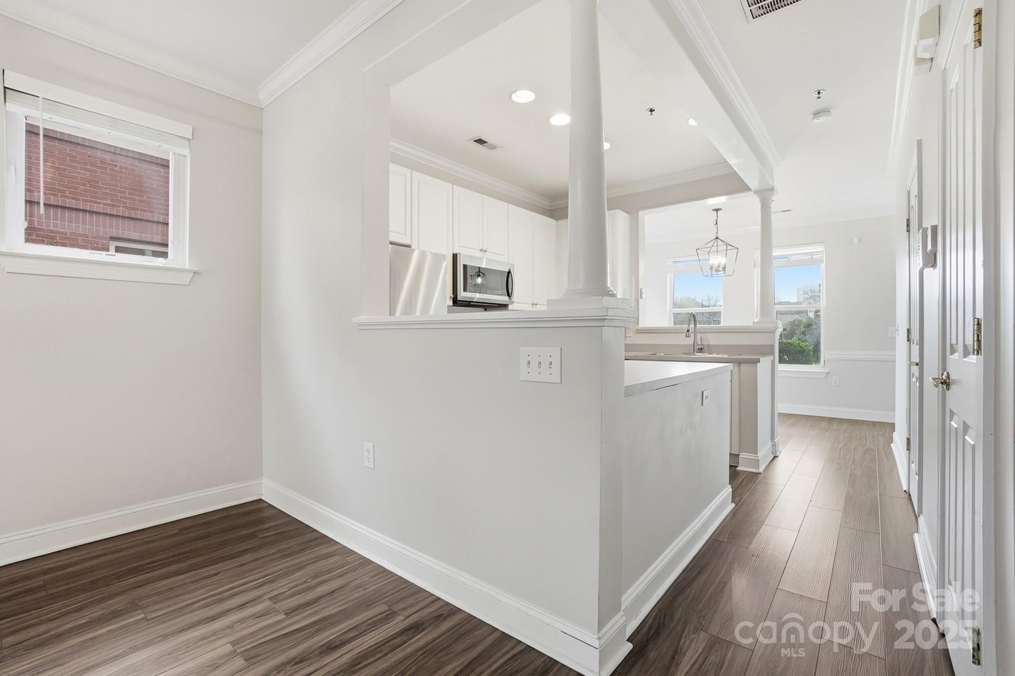 Photo 11 of 518 E 9th Street, Charlotte, NC