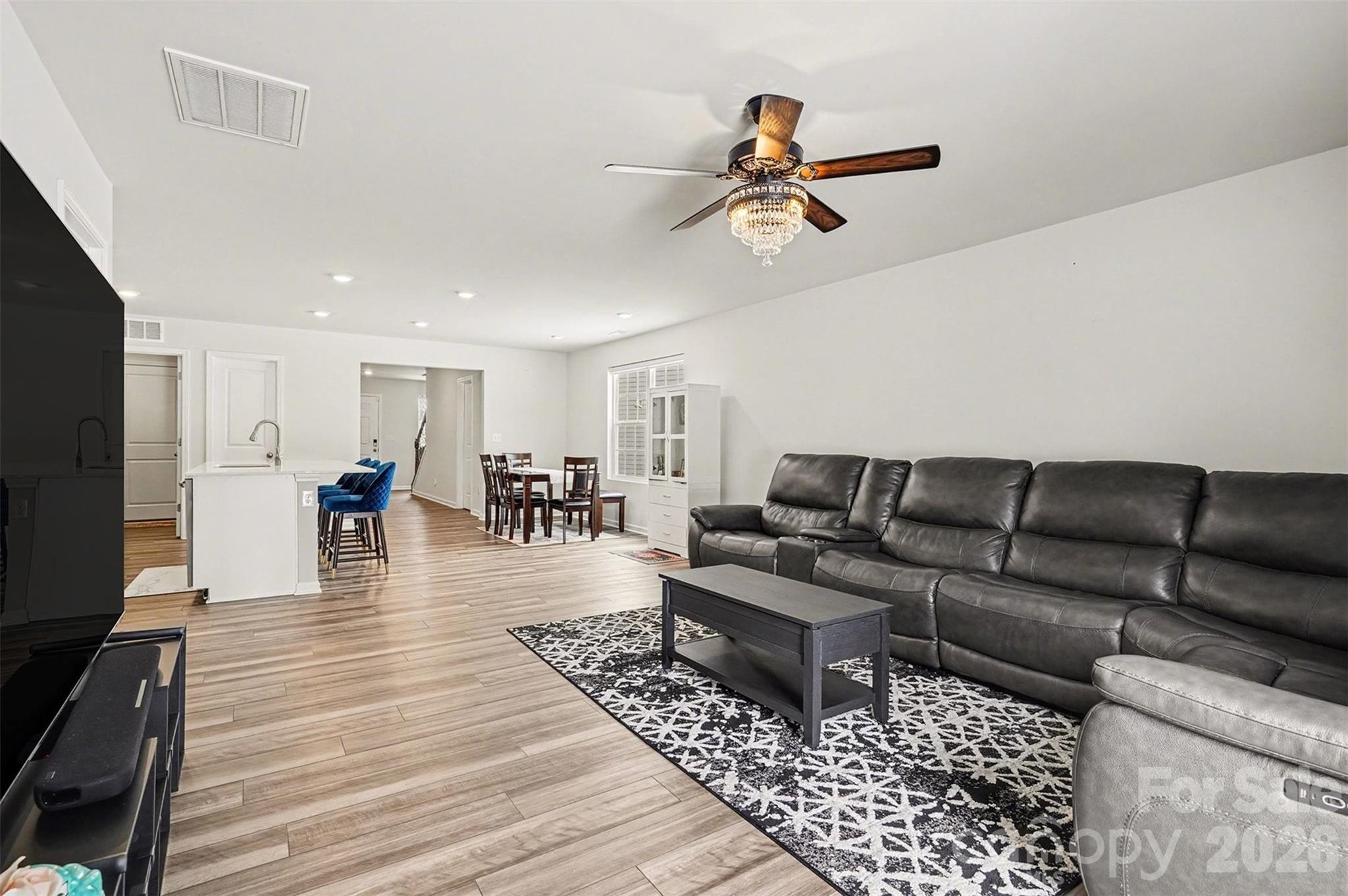 Photo 5 of 10136 Chatham Run Lane, Charlotte, NC