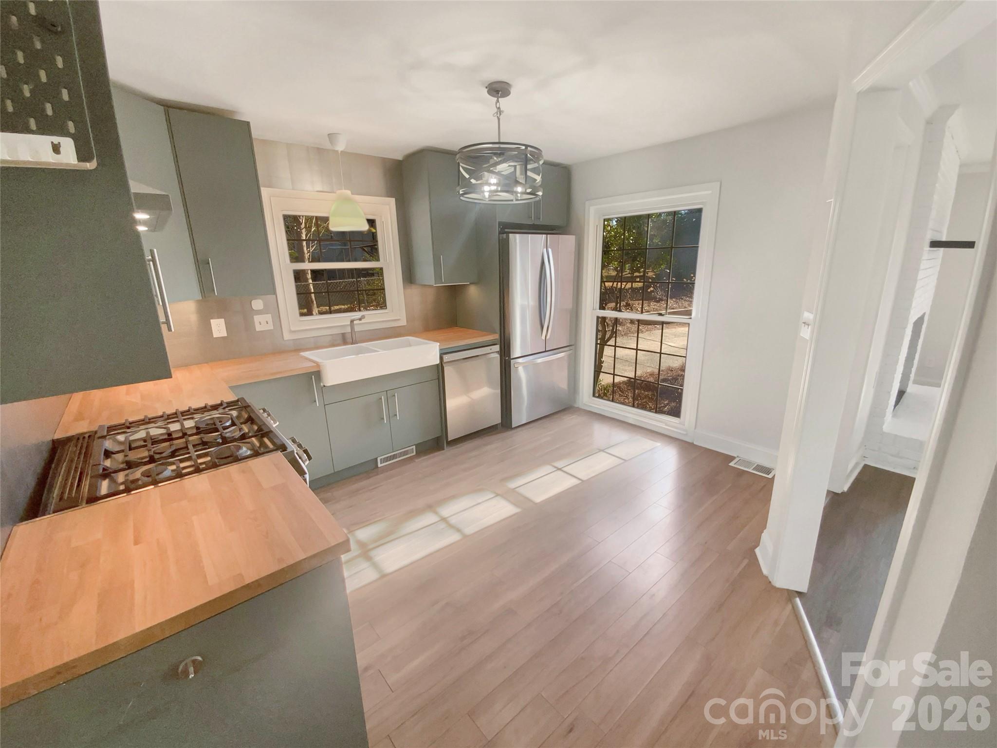Photo 3 of 4661 Easthaven Drive, Charlotte, NC