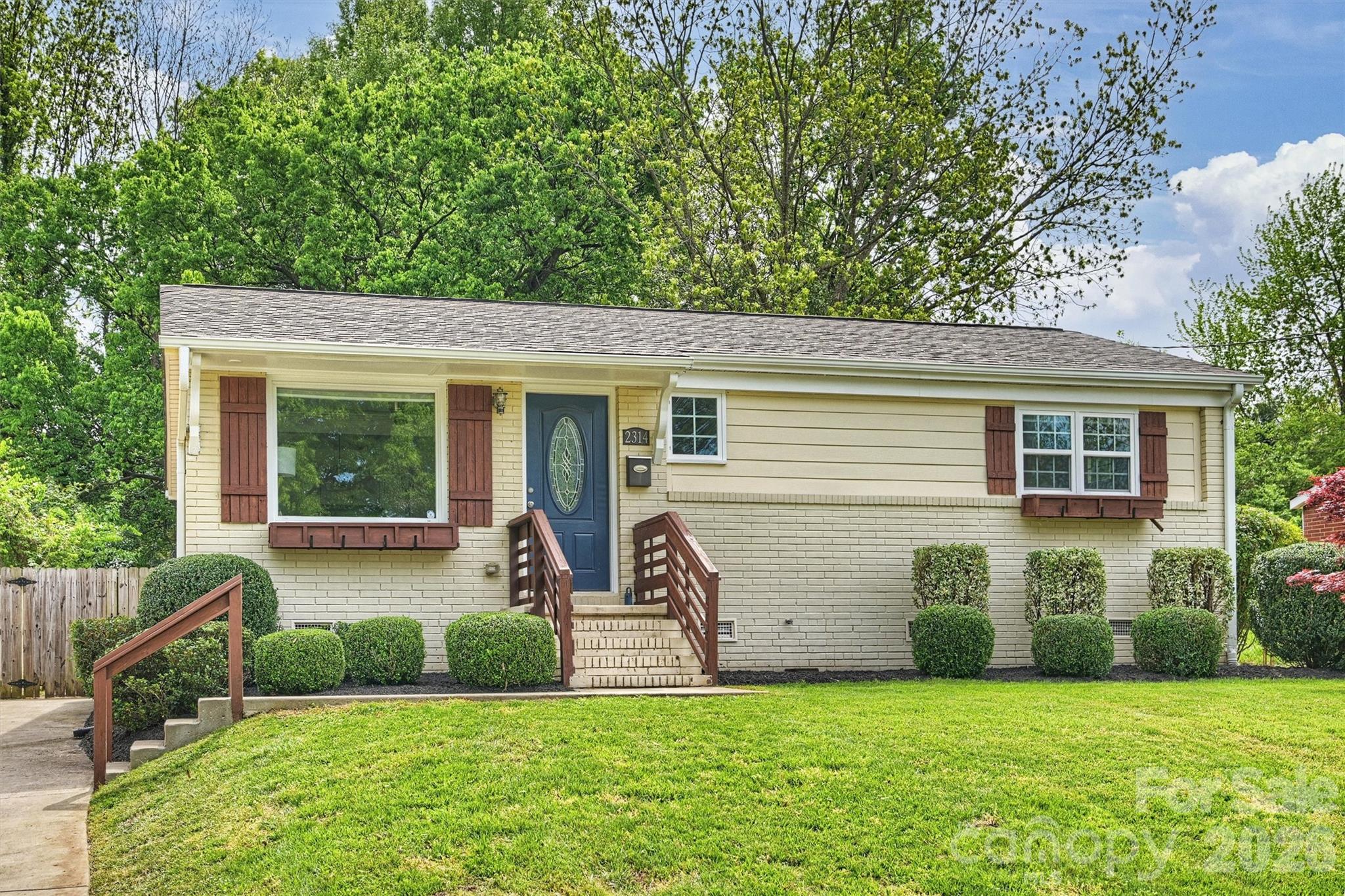 2314 Crestview Drive, Charlotte, NC - photo 3 of 43