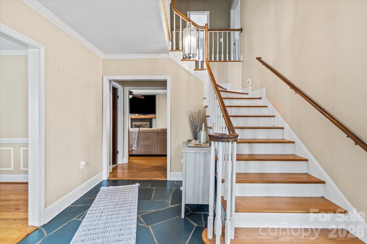 Photo 4 of 113 Woodstream Circle, Mooresville, NC