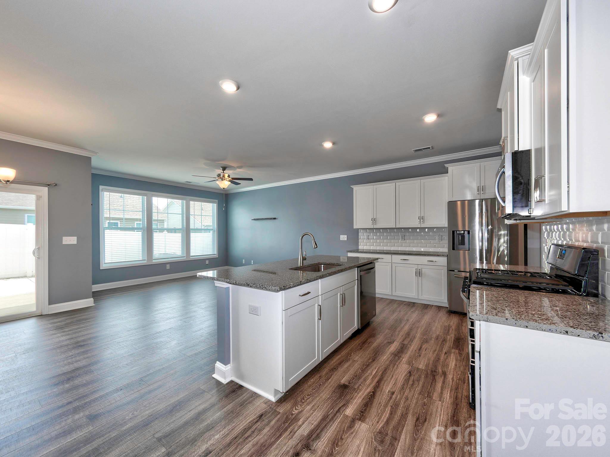 915 Emma Kate Court, Lake Wylie, SC - photo 6 of 42