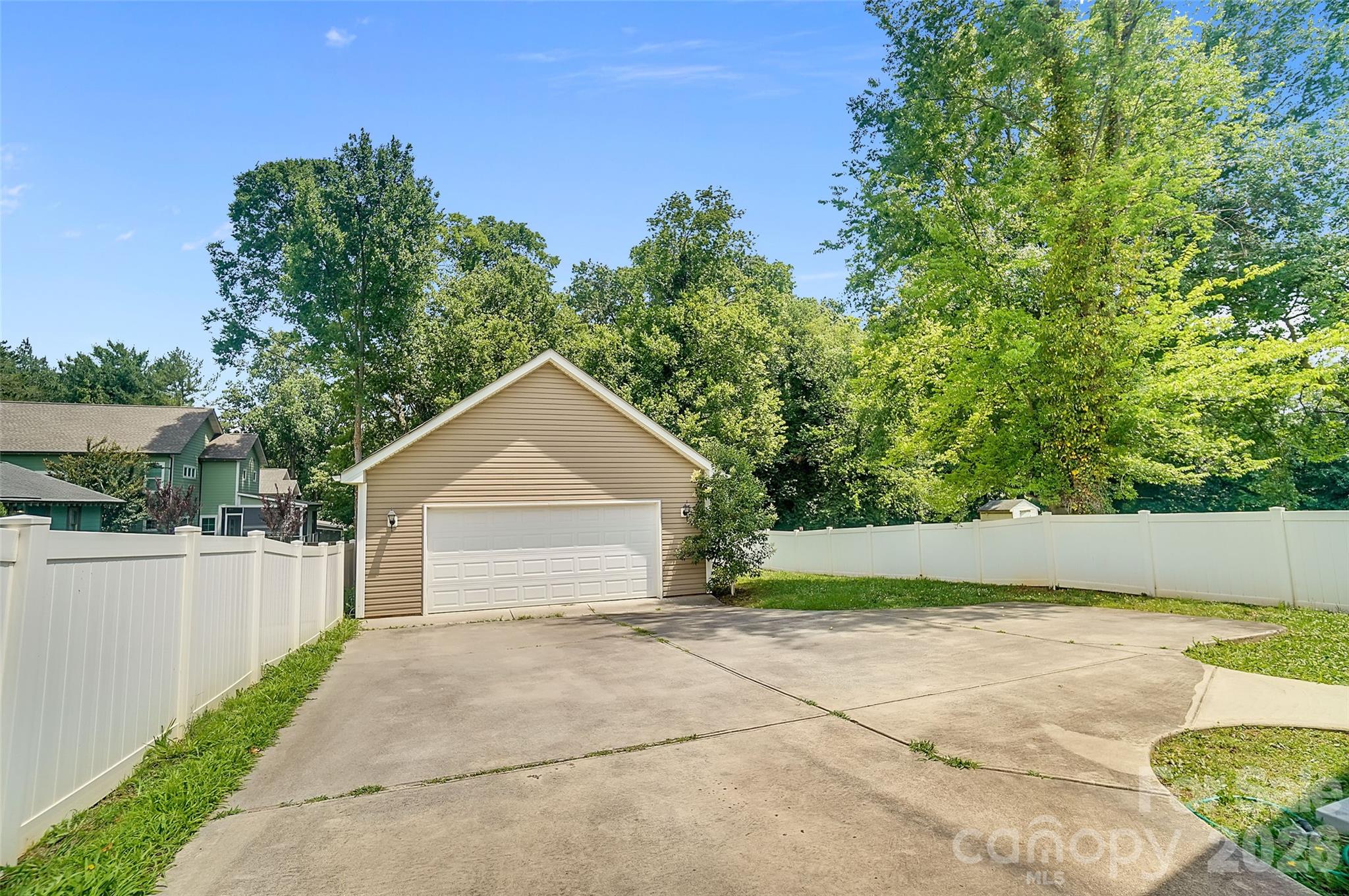 Home for sale at 309 Mill Road, Charlotte, NC — photo 3 of 46