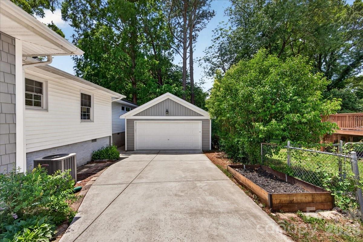 Photo 27 of 3425 Airlie Street, Charlotte, NC