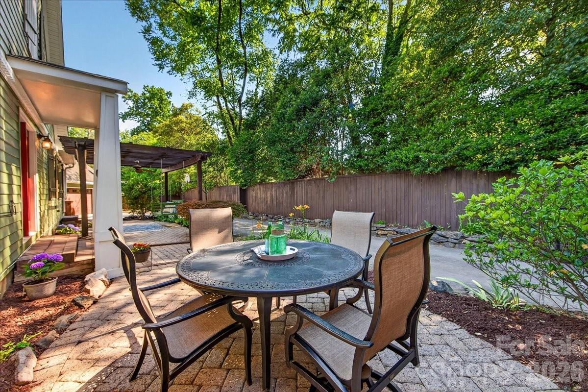 4330 Brookfield Drive, Charlotte, NC - photo 8 of 49