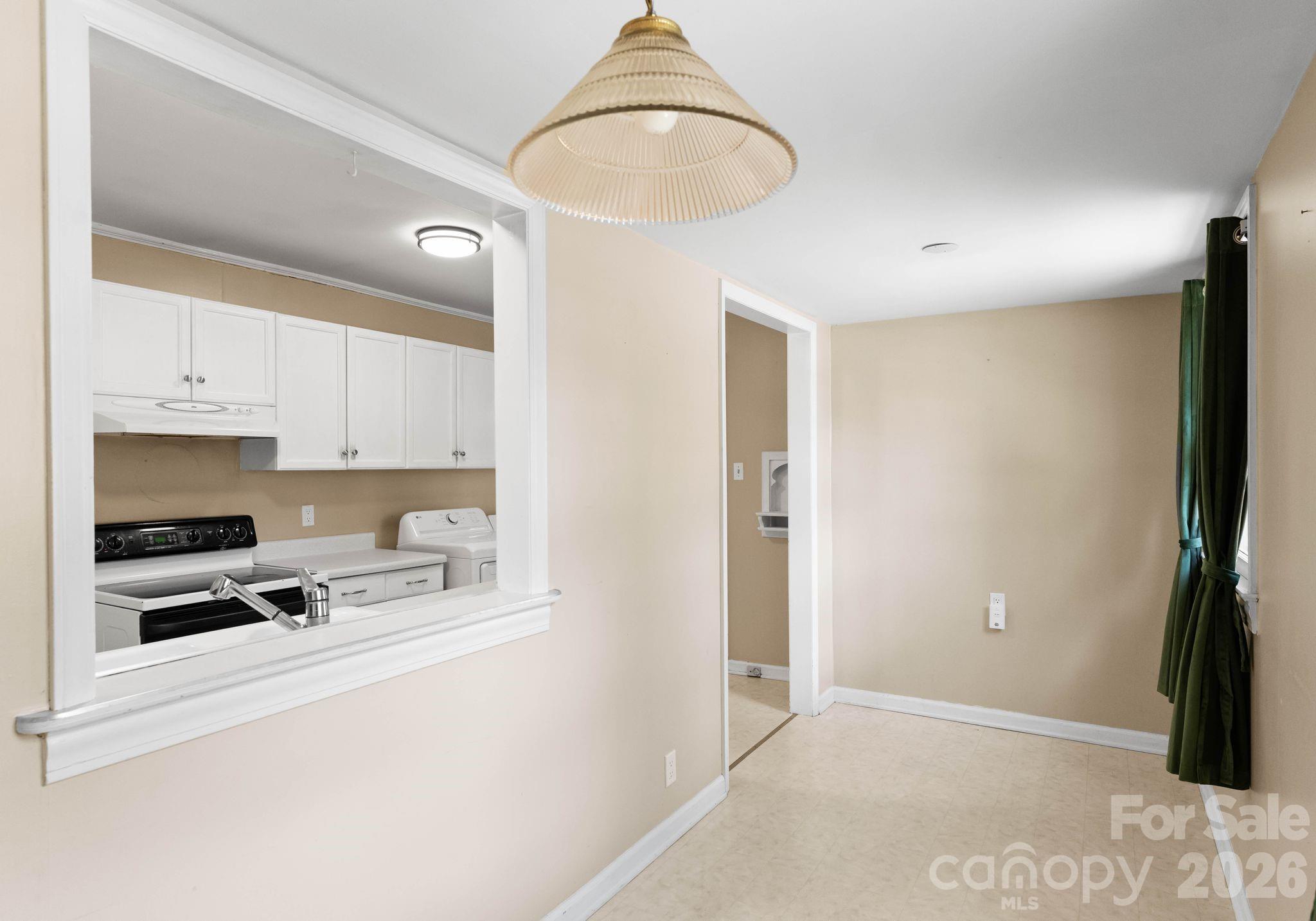 1136 E Woodlawn Road, Charlotte, NC - photo 15 of 48