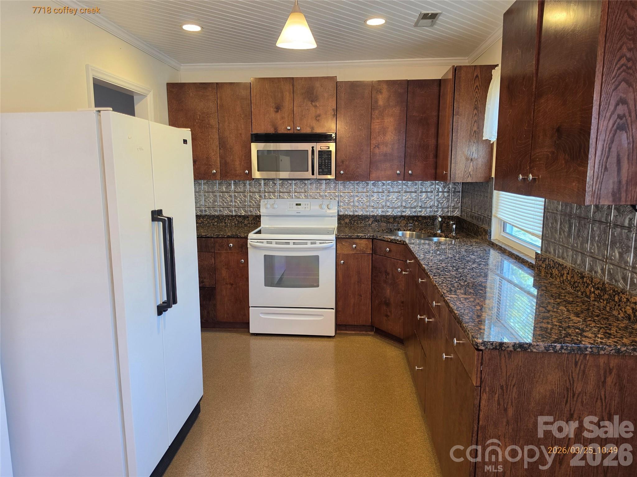 Photo 8 of 7718 Coffey Creek Drive, Charlotte, NC