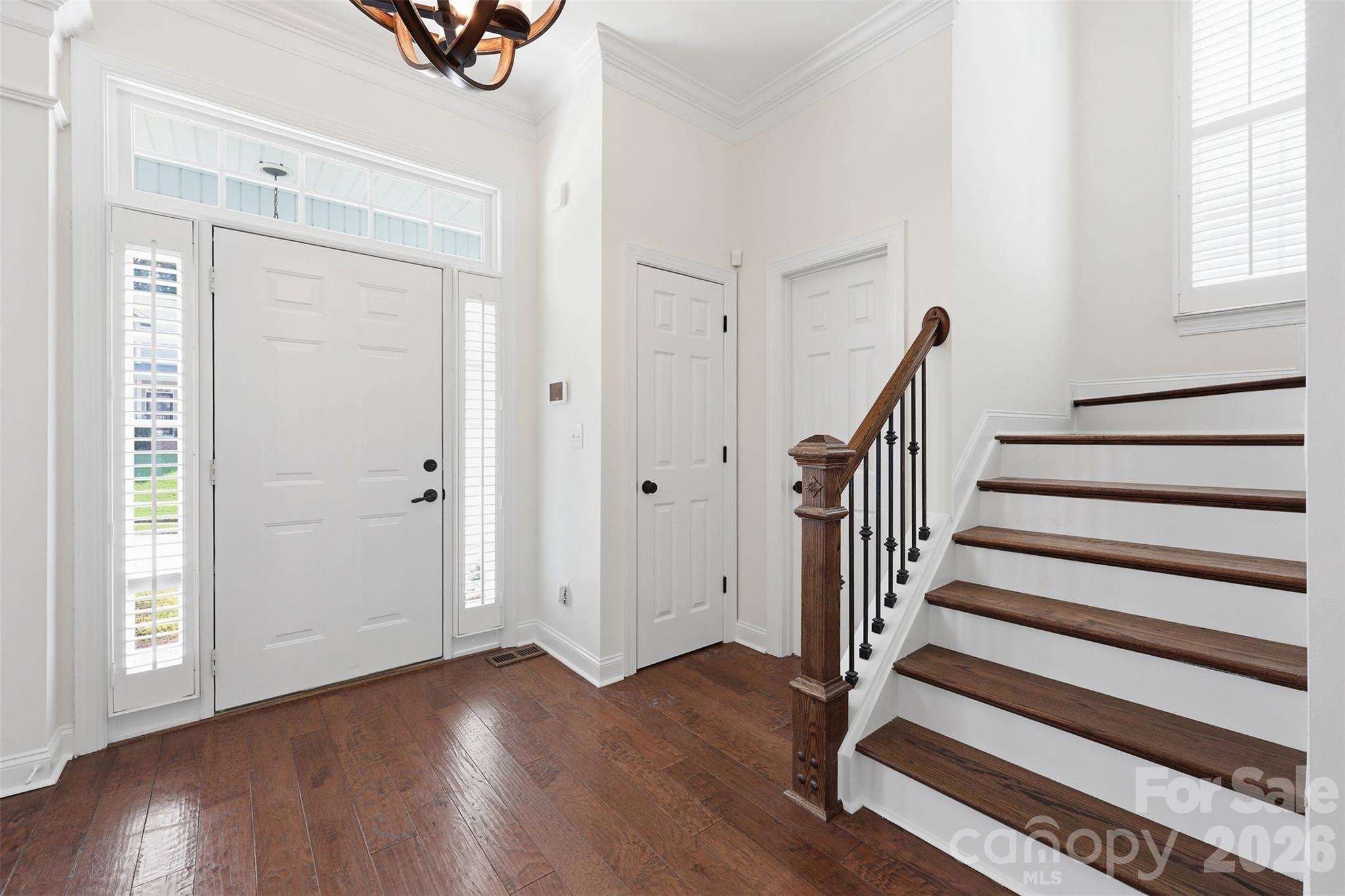 Home for sale at 6832 Charter Hills Road, Charlotte, NC — photo 6 of 28