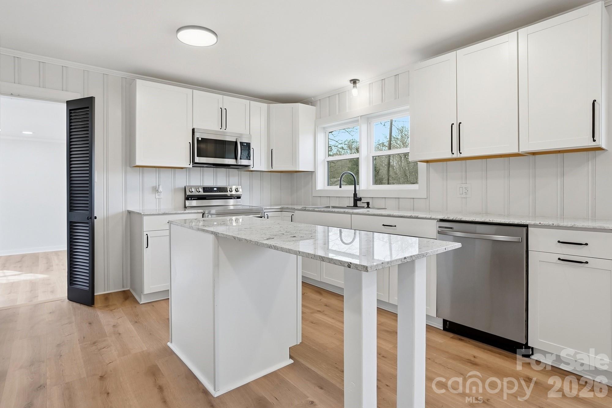 308 Rankin Avenue, Lowell, NC - photo 9 of 48