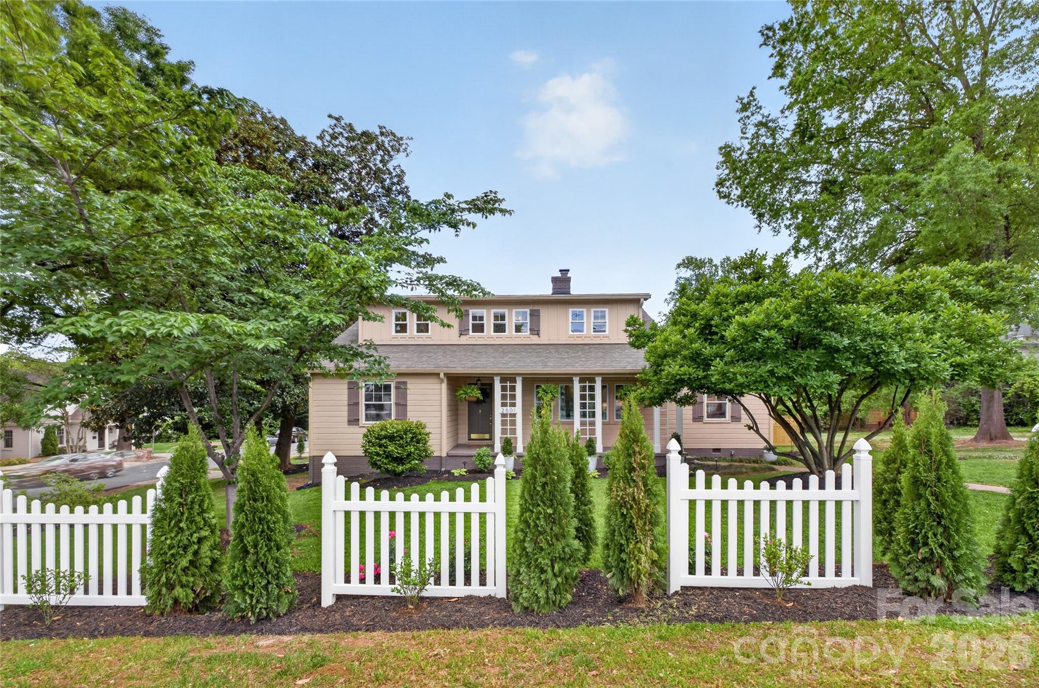 2501 Runnymede Lane, Charlotte, NC - photo 3 of 41