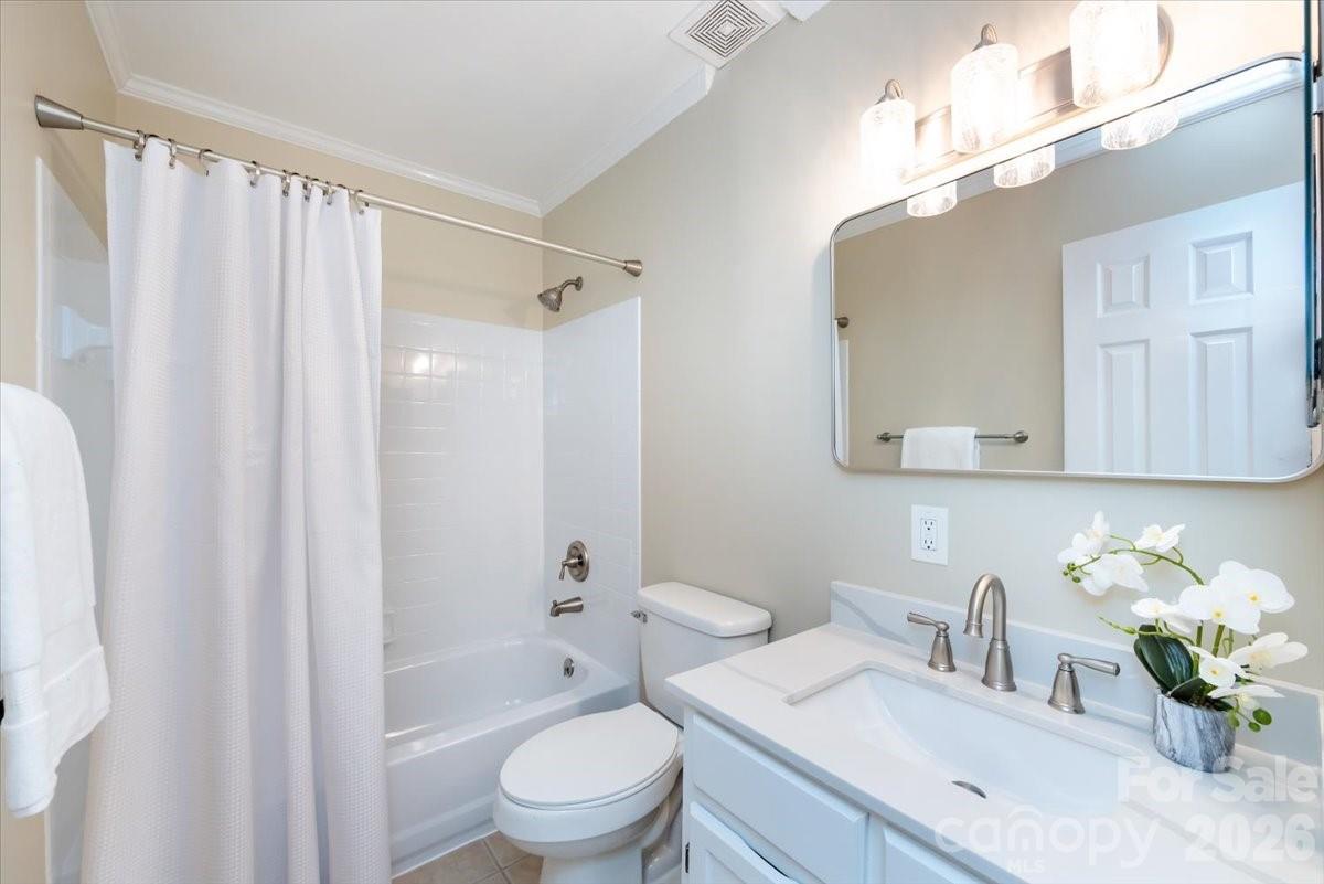 Photo 15 of 430 Queens Road221, Charlotte, NC