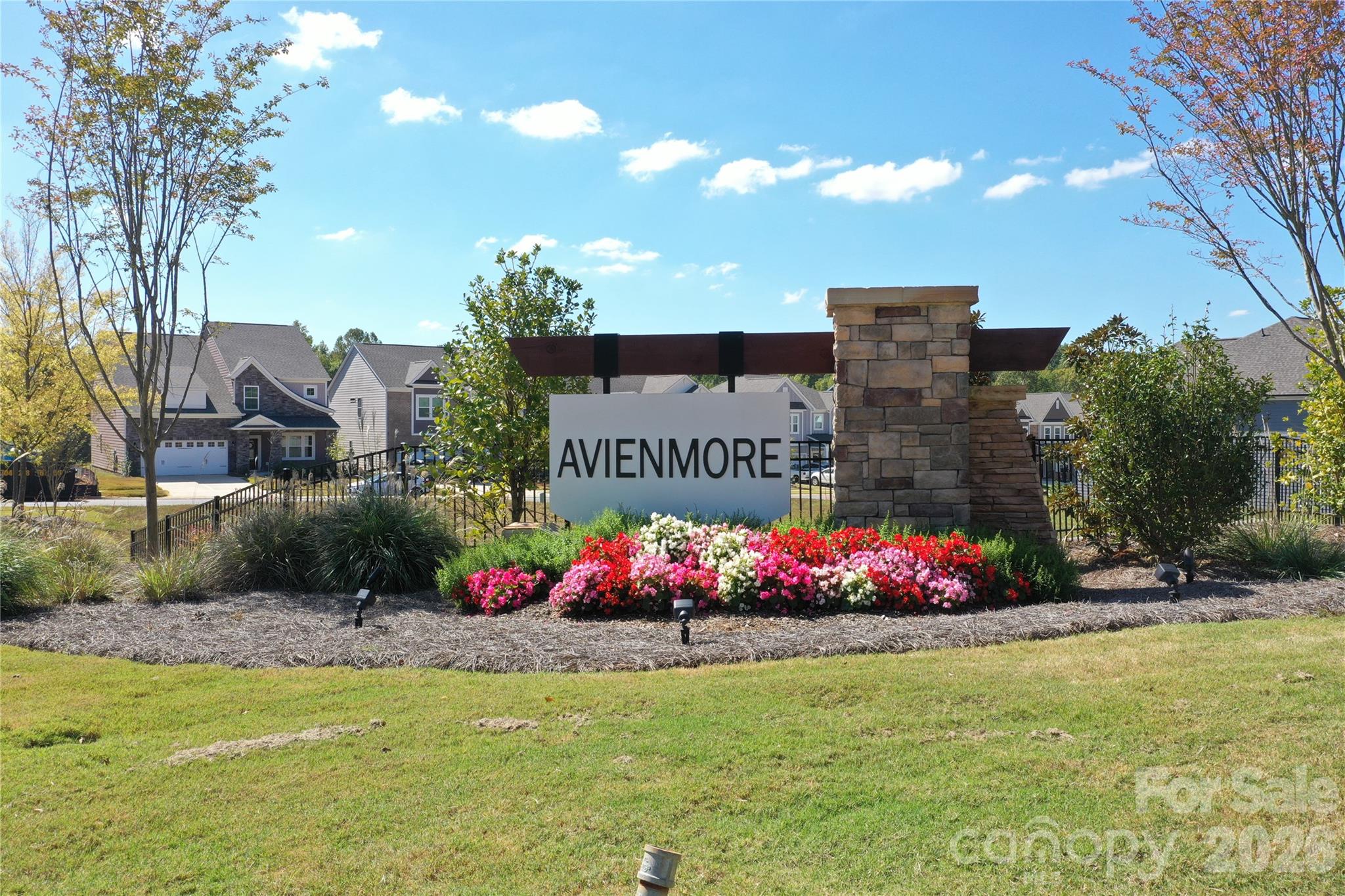 Photo 4 of 11229 Lochmere Road, Charlotte, NC