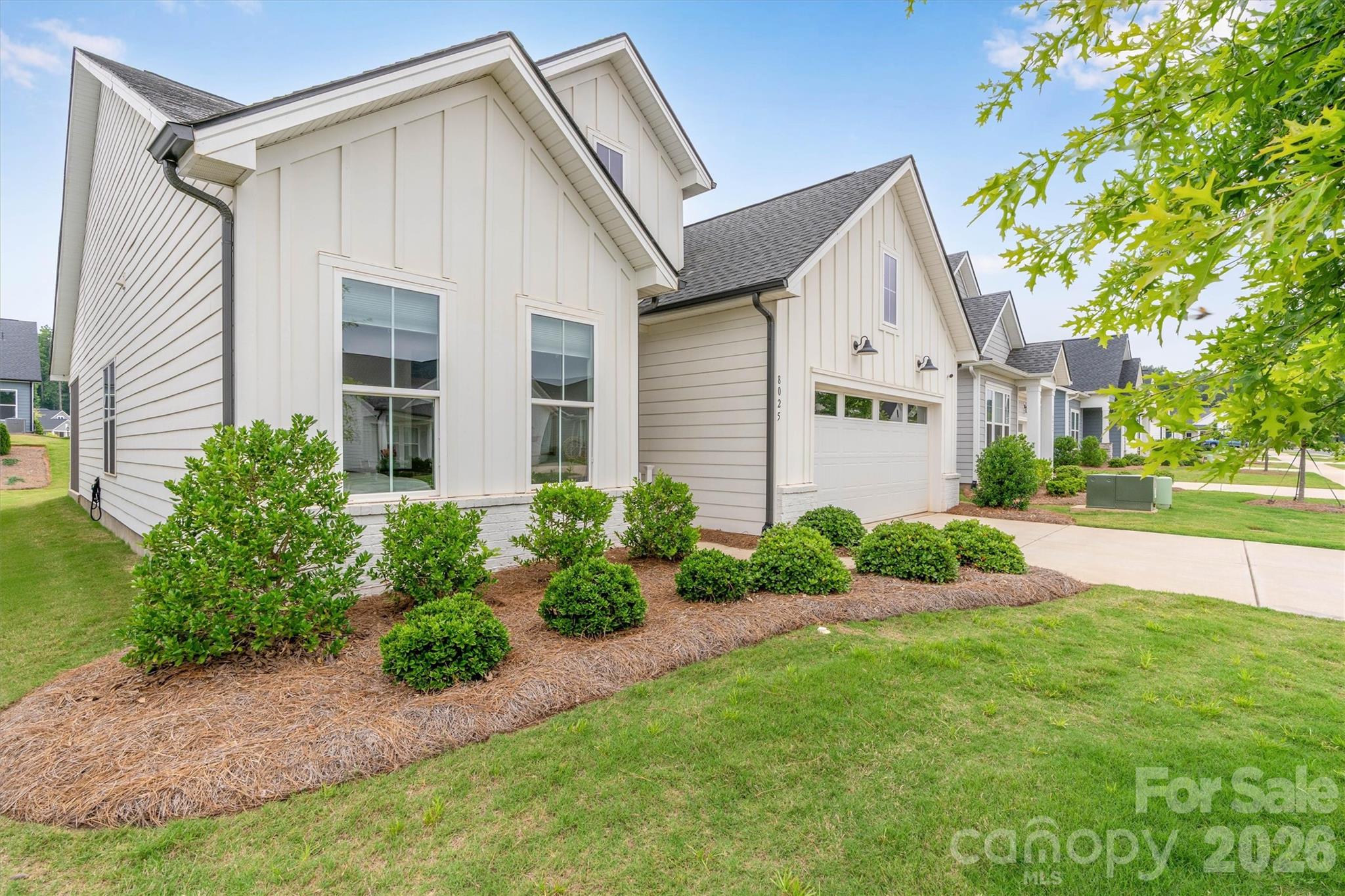 Photo 3 of 8025 Brookbank Drive, Charlotte, NC