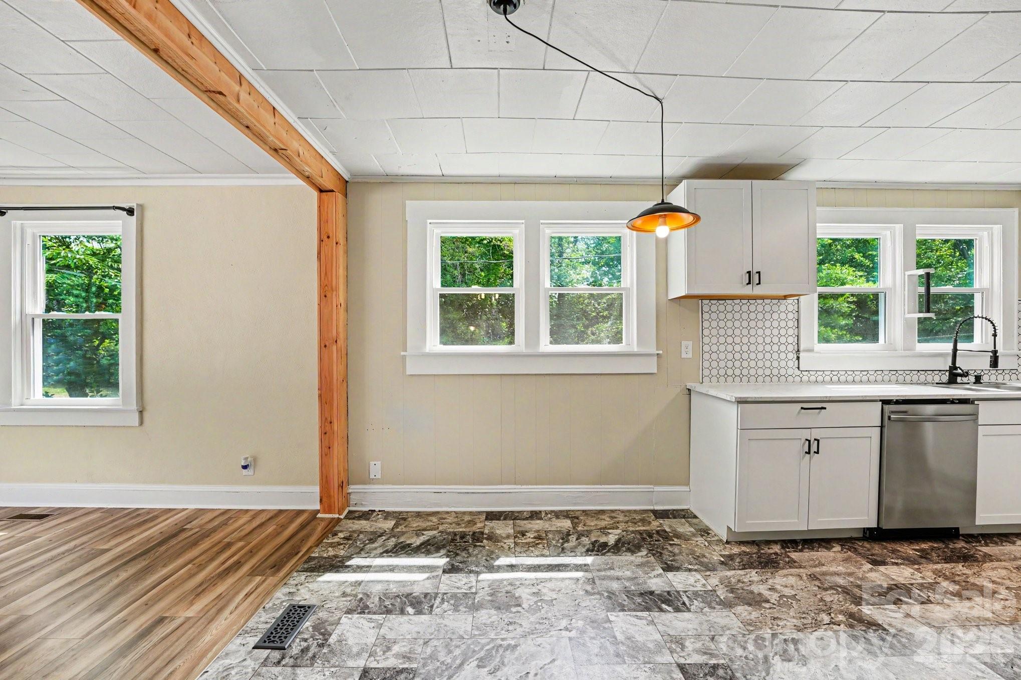 3230 12th Avenue SE, Hickory, NC - photo 1 of 1