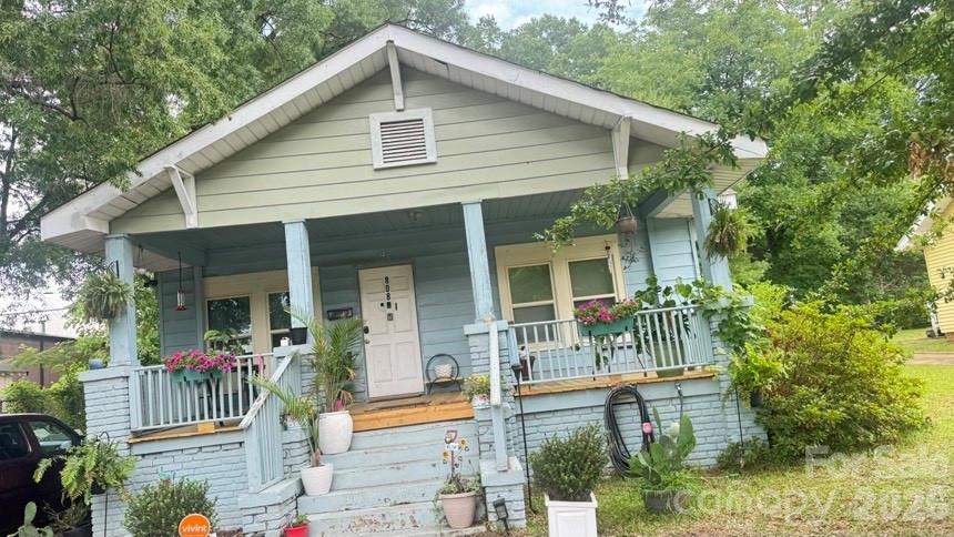 Home for sale at 808 Norris Avenue, Charlotte, NC — photo 1 of 3