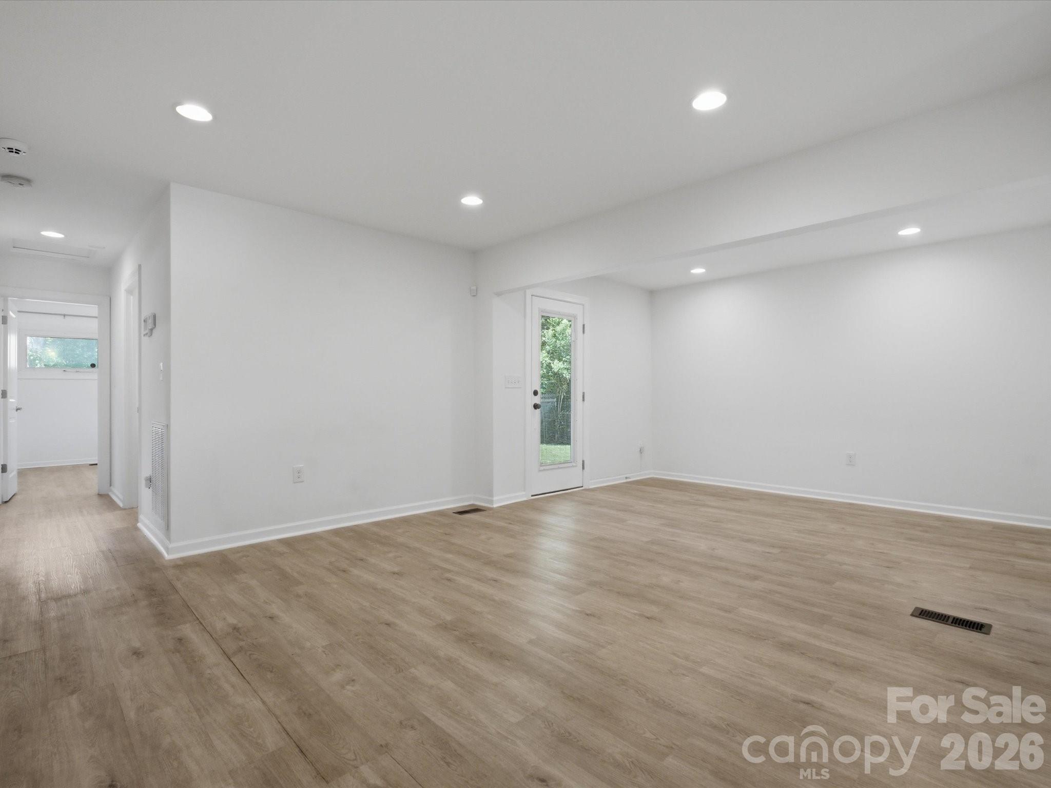 Photo 16 of 3633 Rosehaven Drive, Charlotte, NC