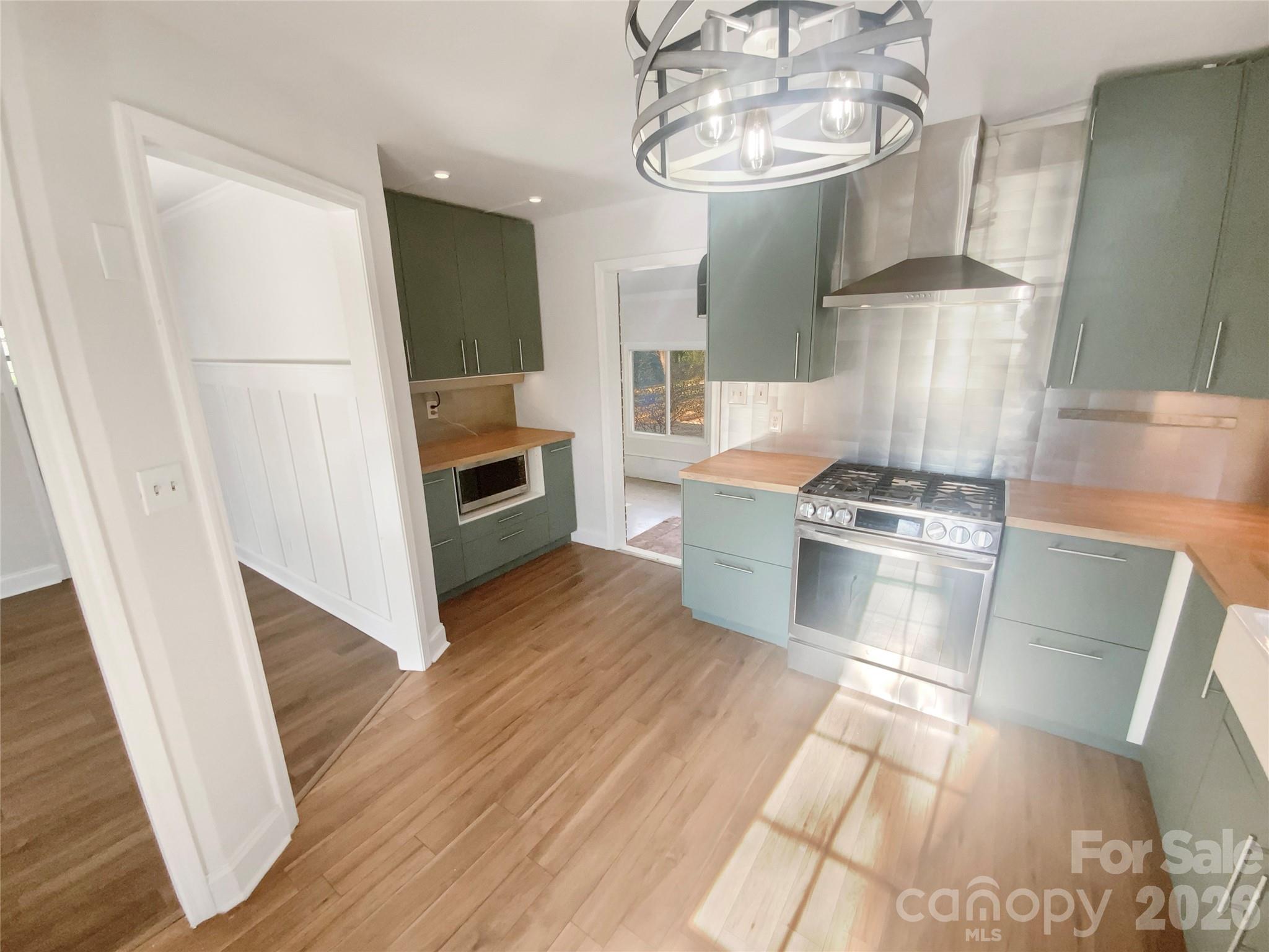 Photo 5 of 4661 Easthaven Drive, Charlotte, NC