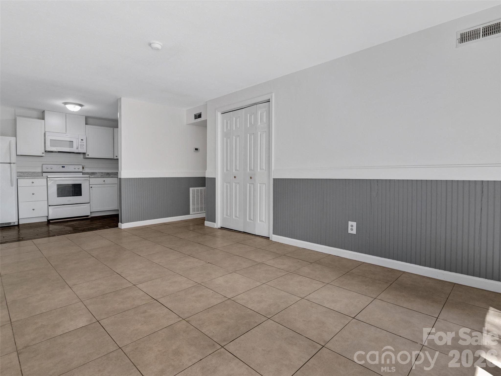 114 Elden Street, Hendersonville, NC - photo 19 of 28